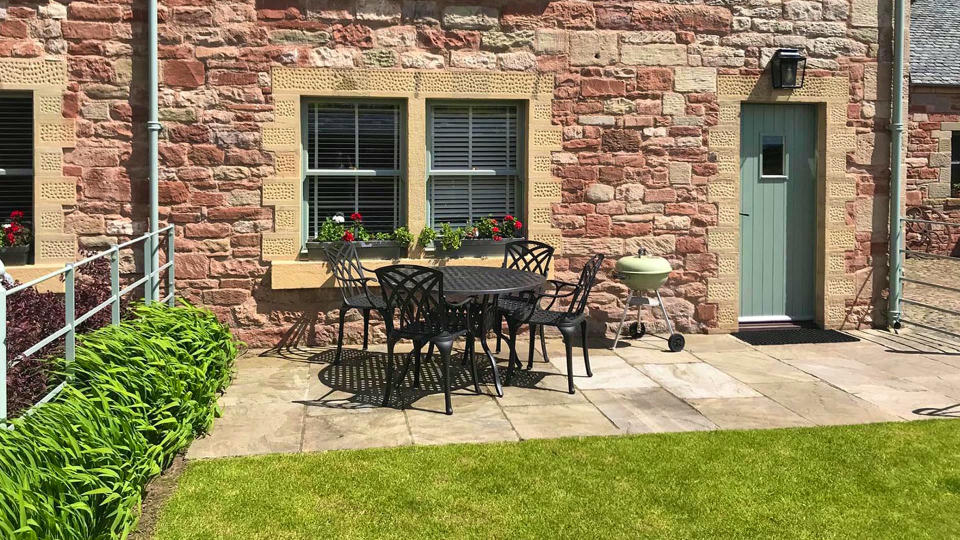 The Bothy - Stylish Scottish barn conversion