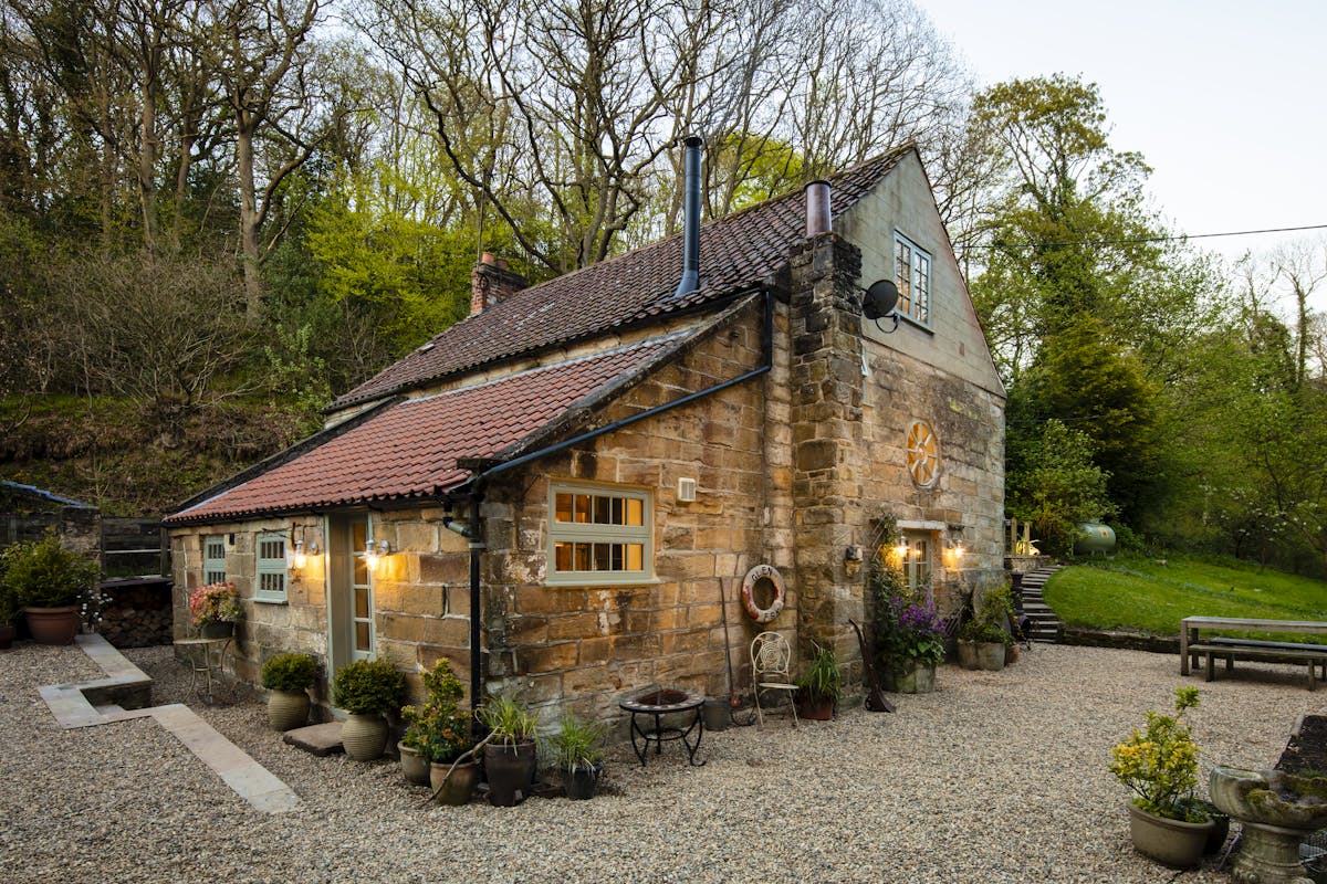 Larpool Mill - Idyllic old mill in North Yorkshire