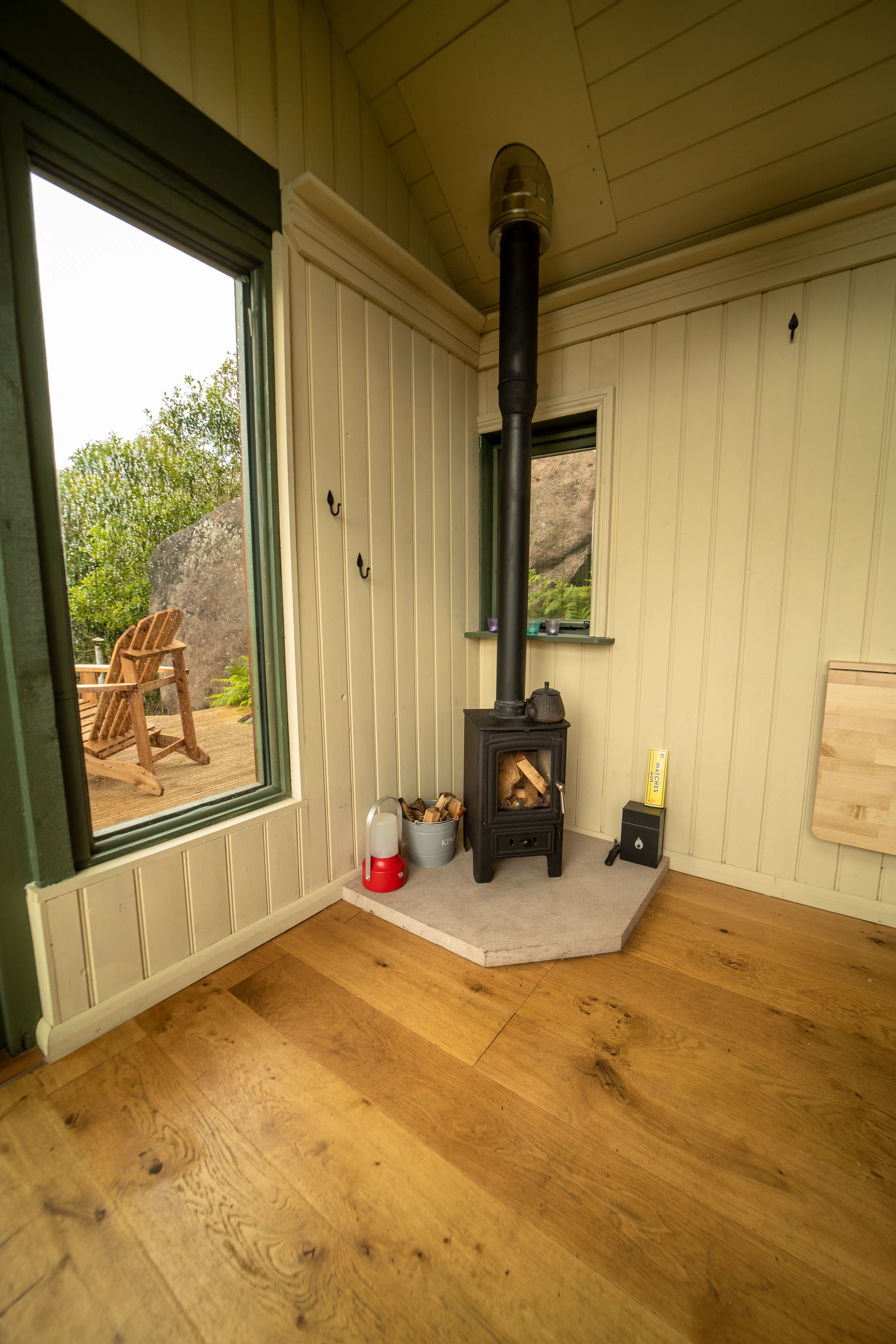 Boulder Field Cabin - Rugged, romantic Peak District cabin
