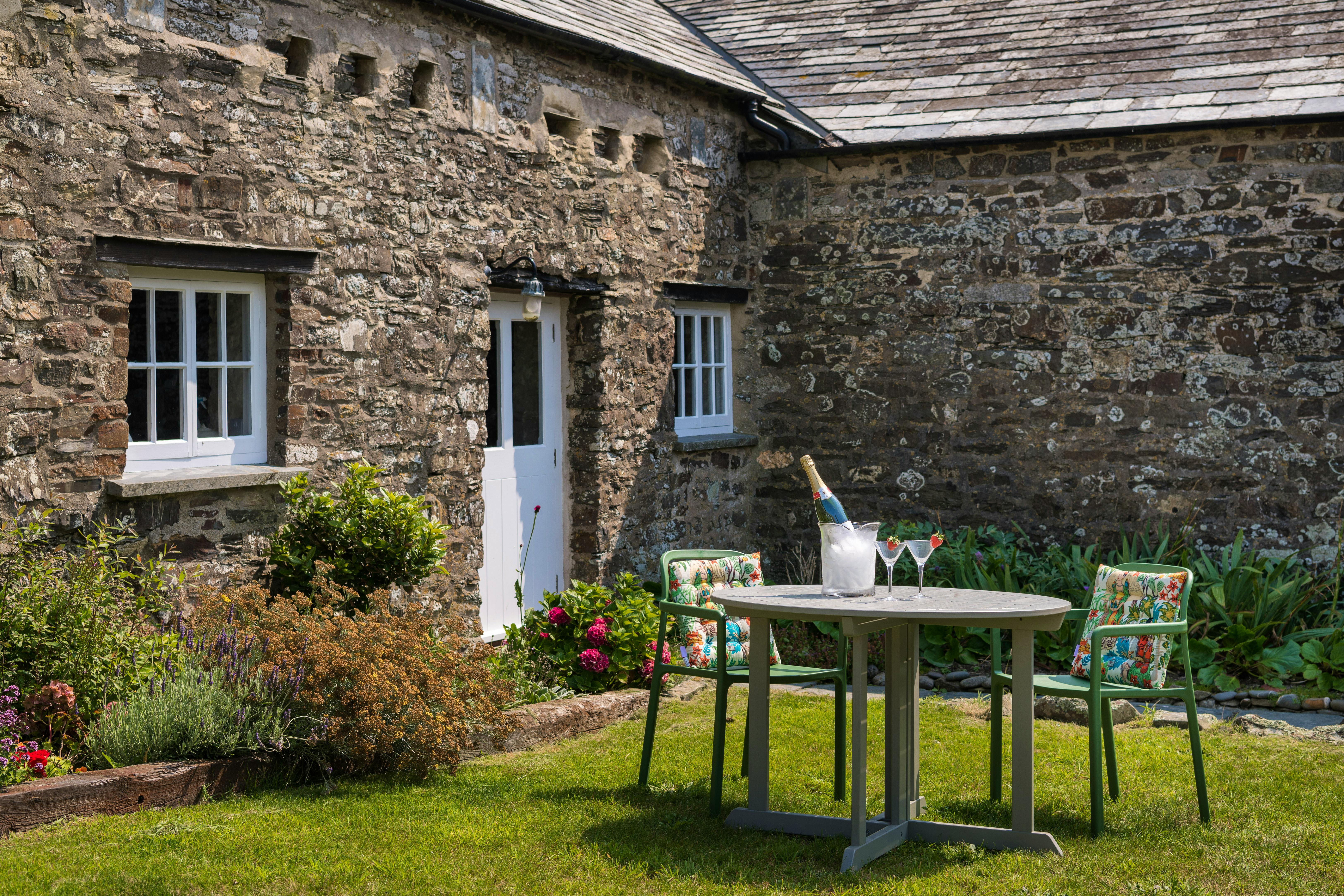 The North Wing at Trevigue Farmhouse - Romantic Cornish retreat