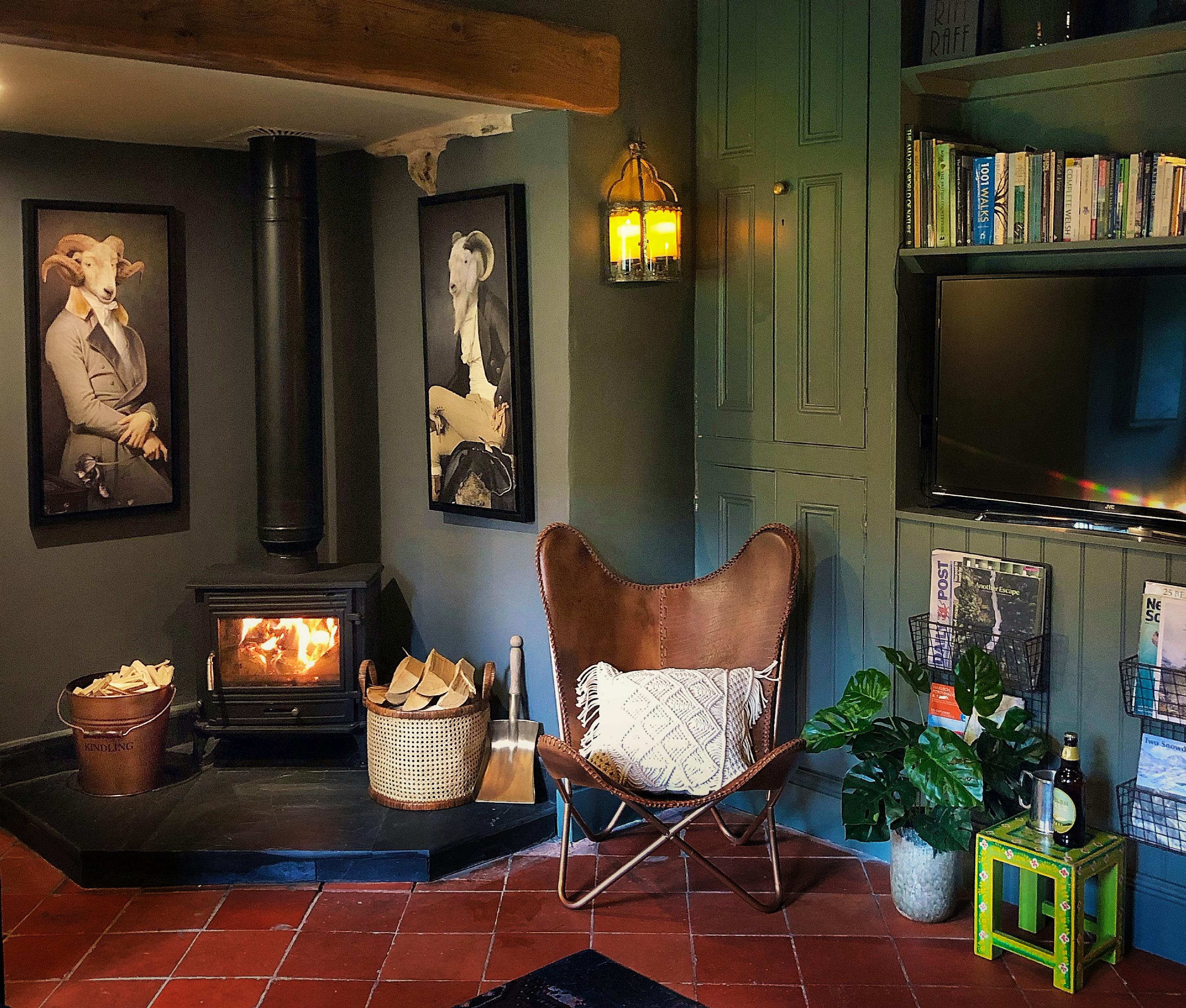 Celyn - 17th century Welsh longhouse in Snowdonia National Park