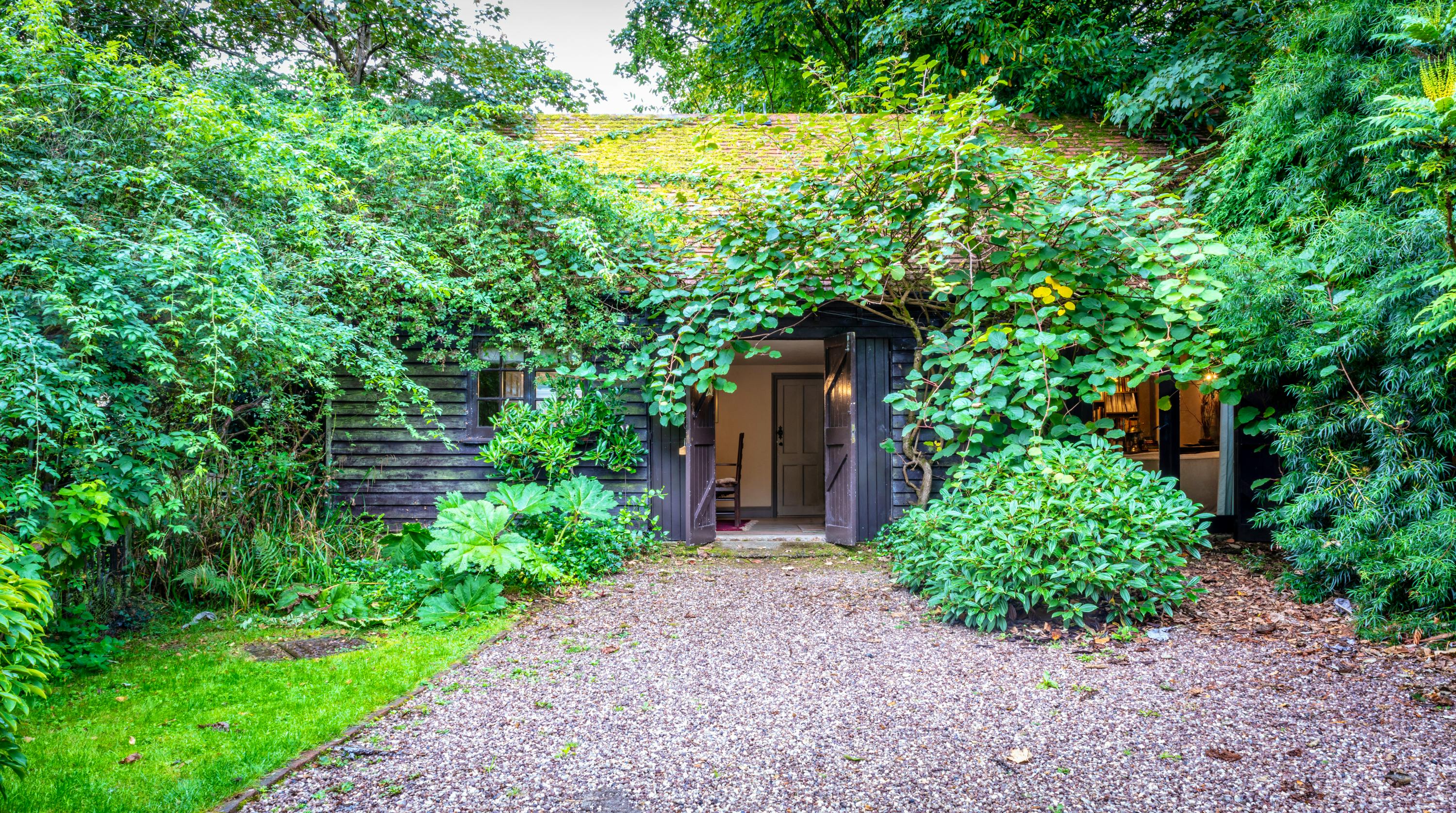 The Barn at Castle Cottage - Romantic Sussex Barn