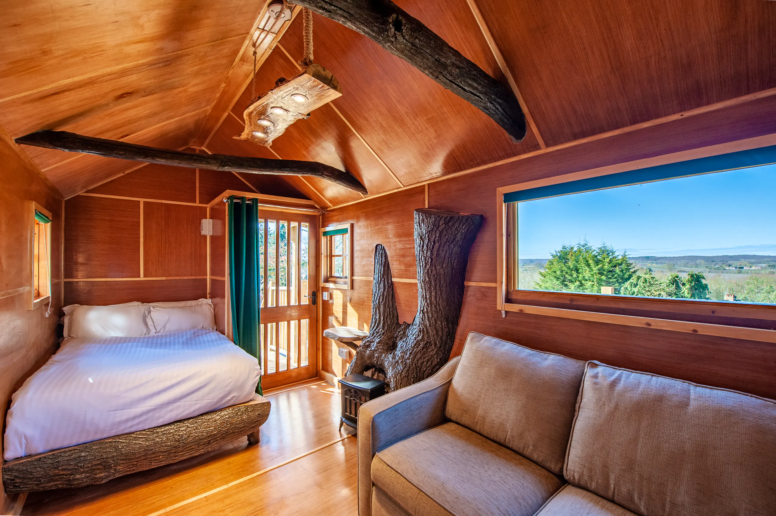 Treehouse Hideaway - fantastic romantic bolt hole in Kent