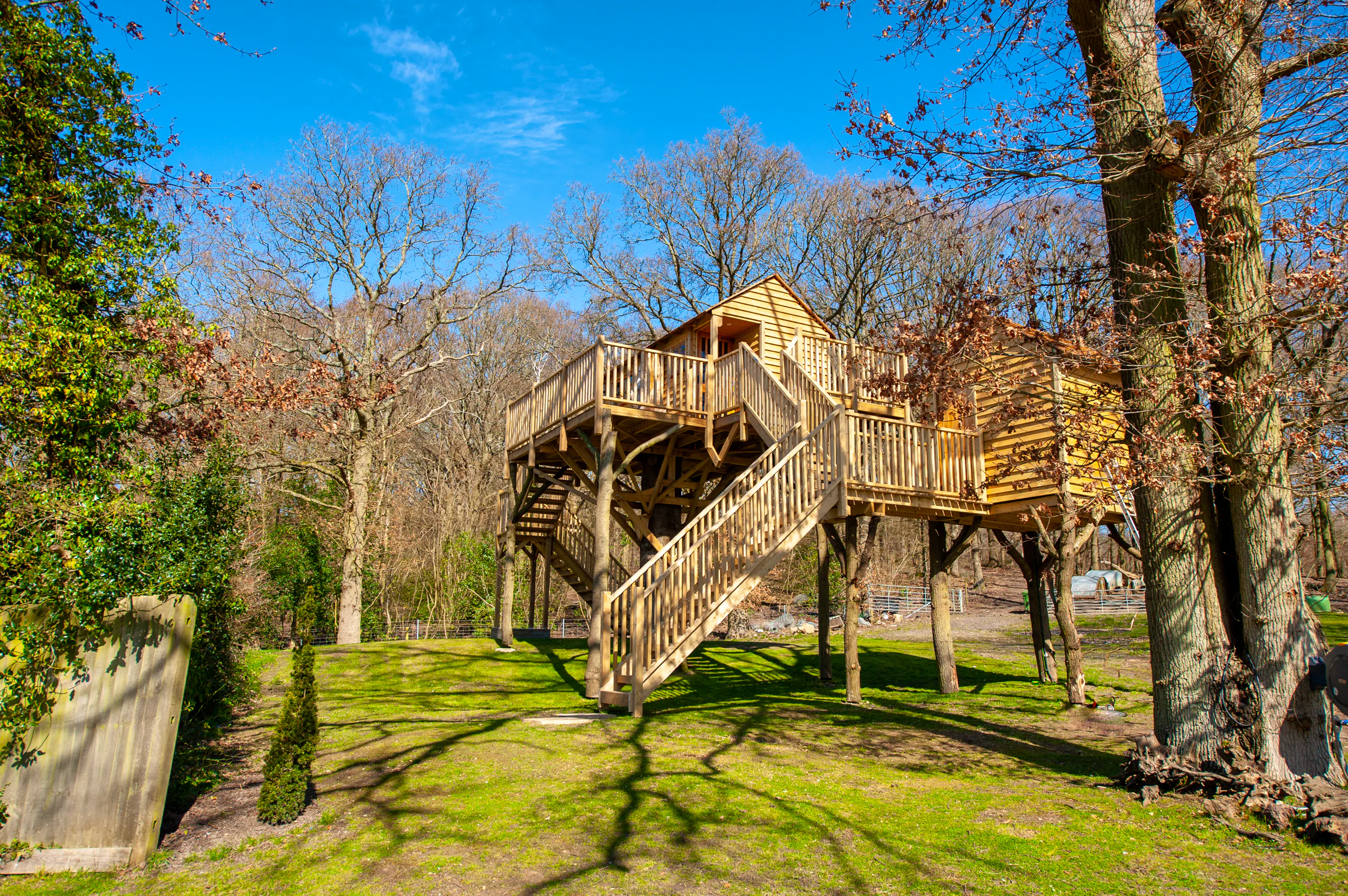 Treehouse Hideaway - fantastic romantic bolt hole in Kent