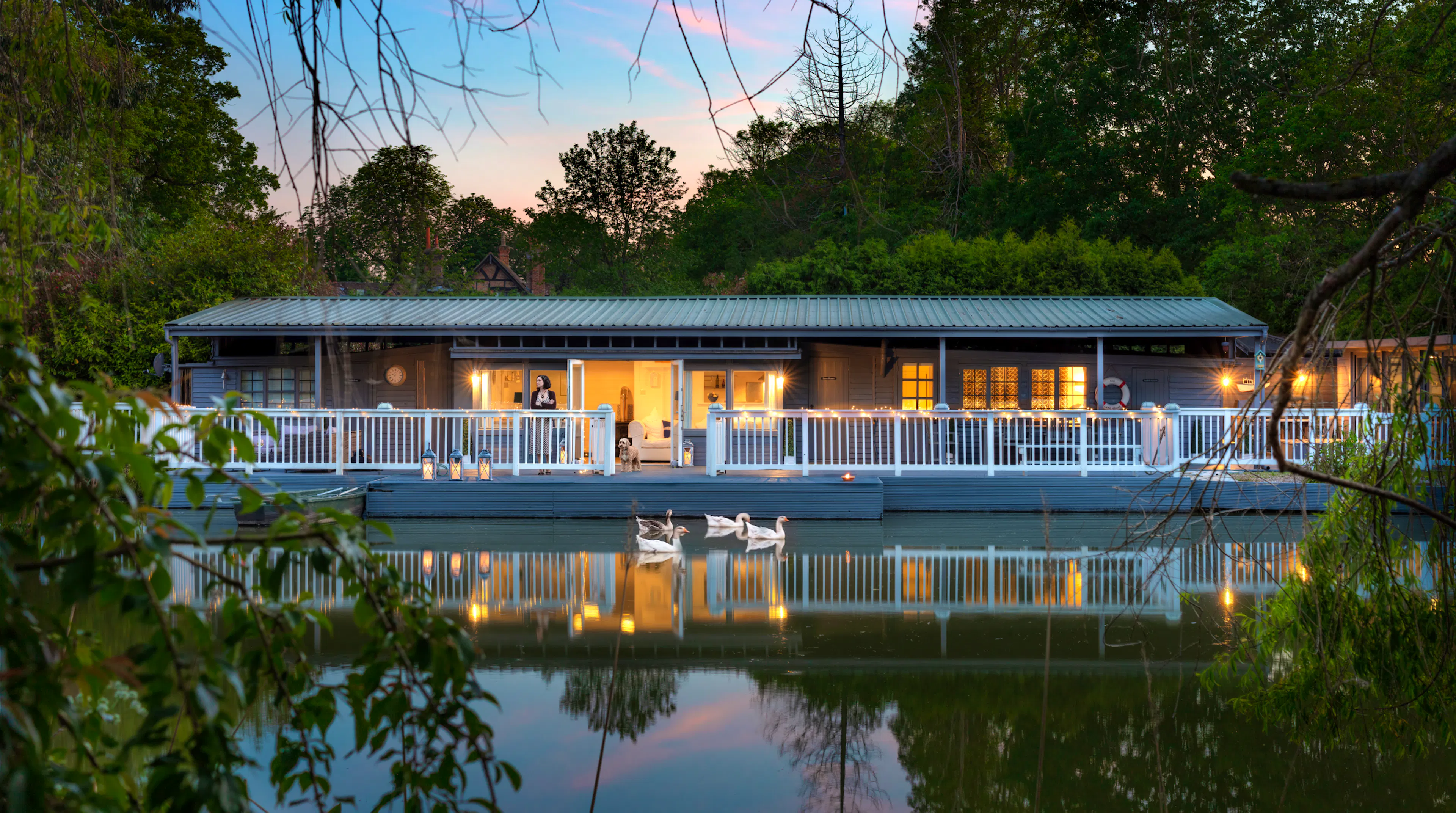 Coolstays with Their Own Boat - Coolstays