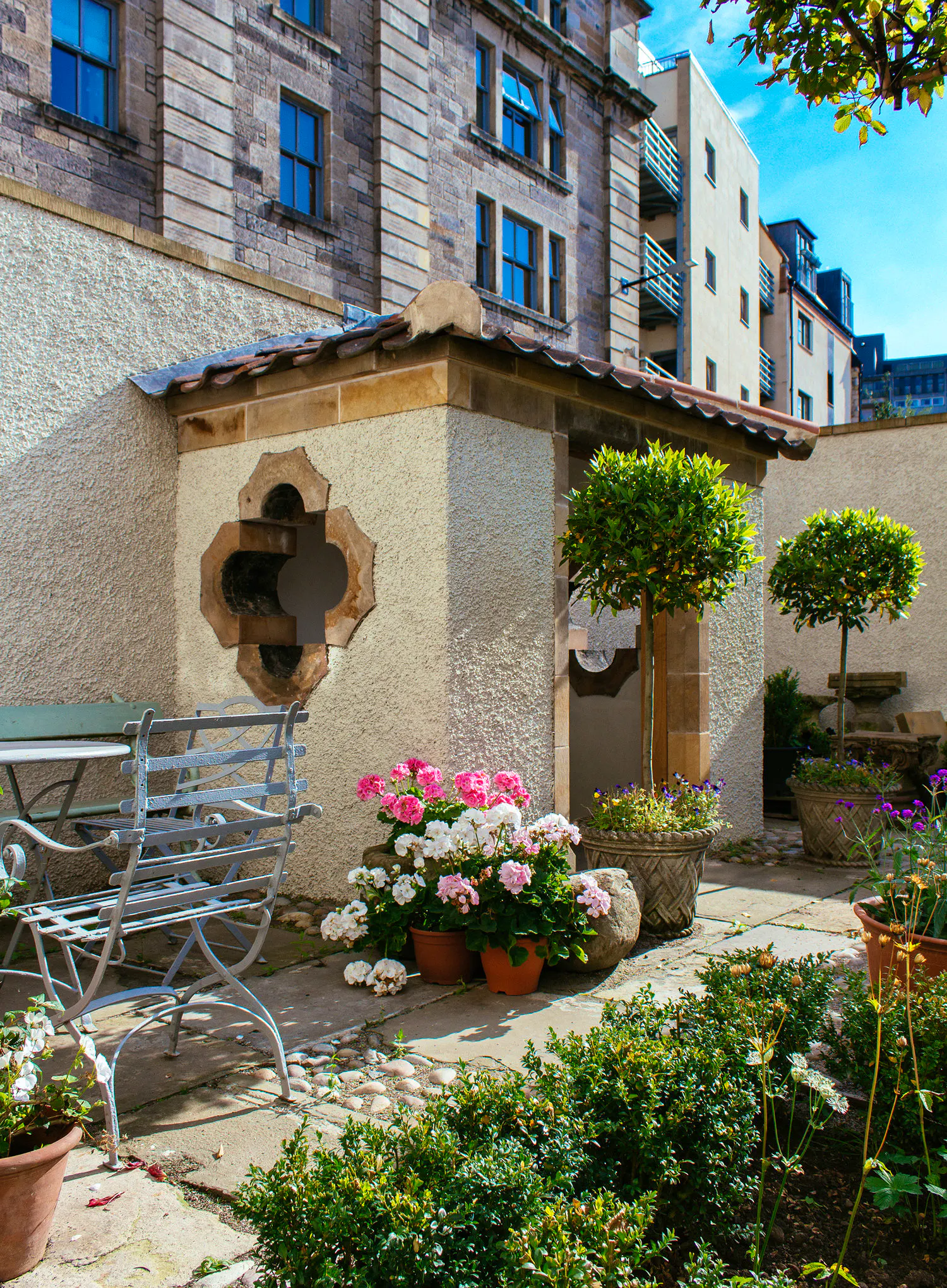 Drylaw House - A stately Georgian manor in the heart of Edinburgh.