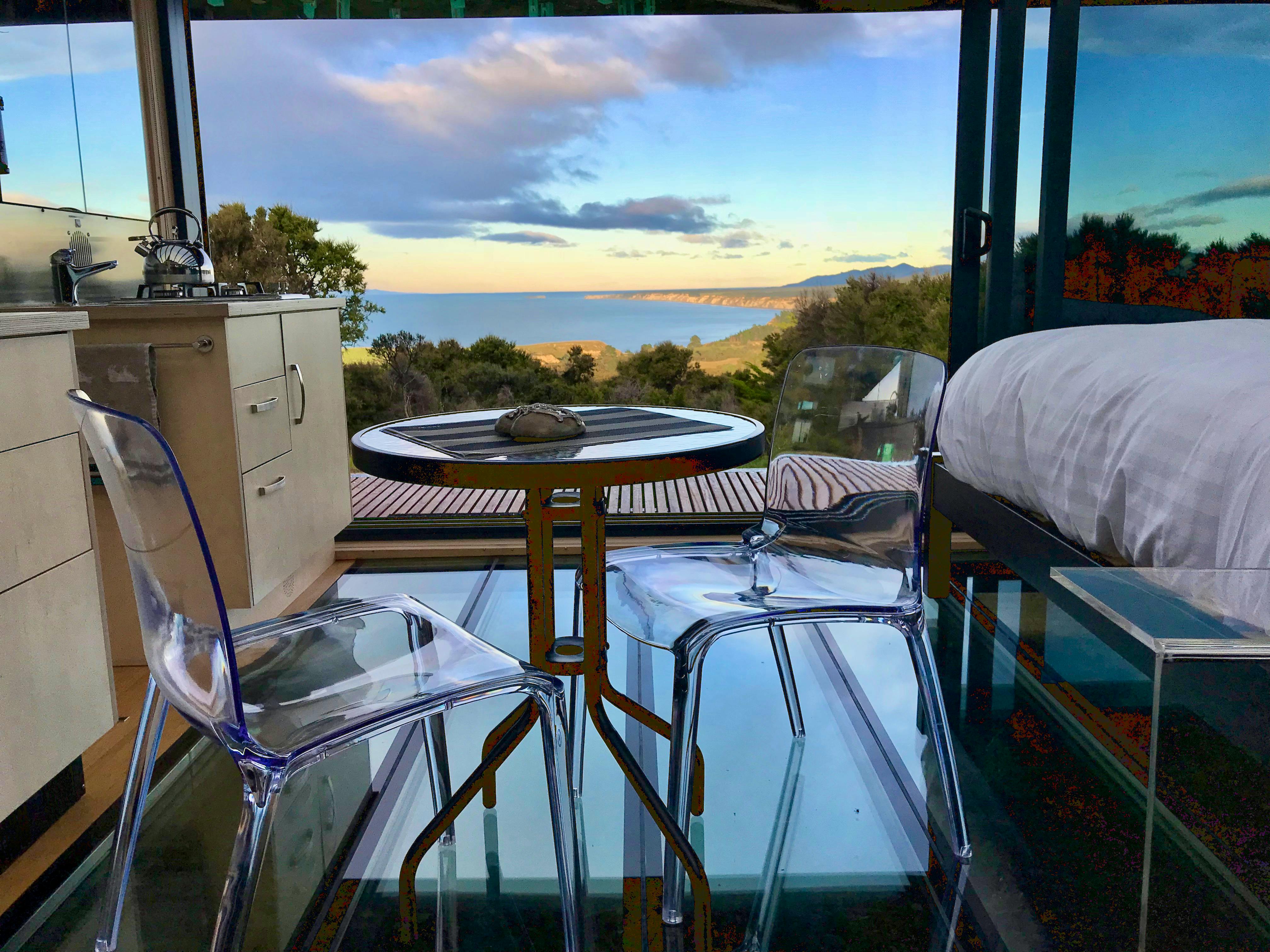Manakau PurePod – glass pod for 2 in NZ with panoramic mountain views
