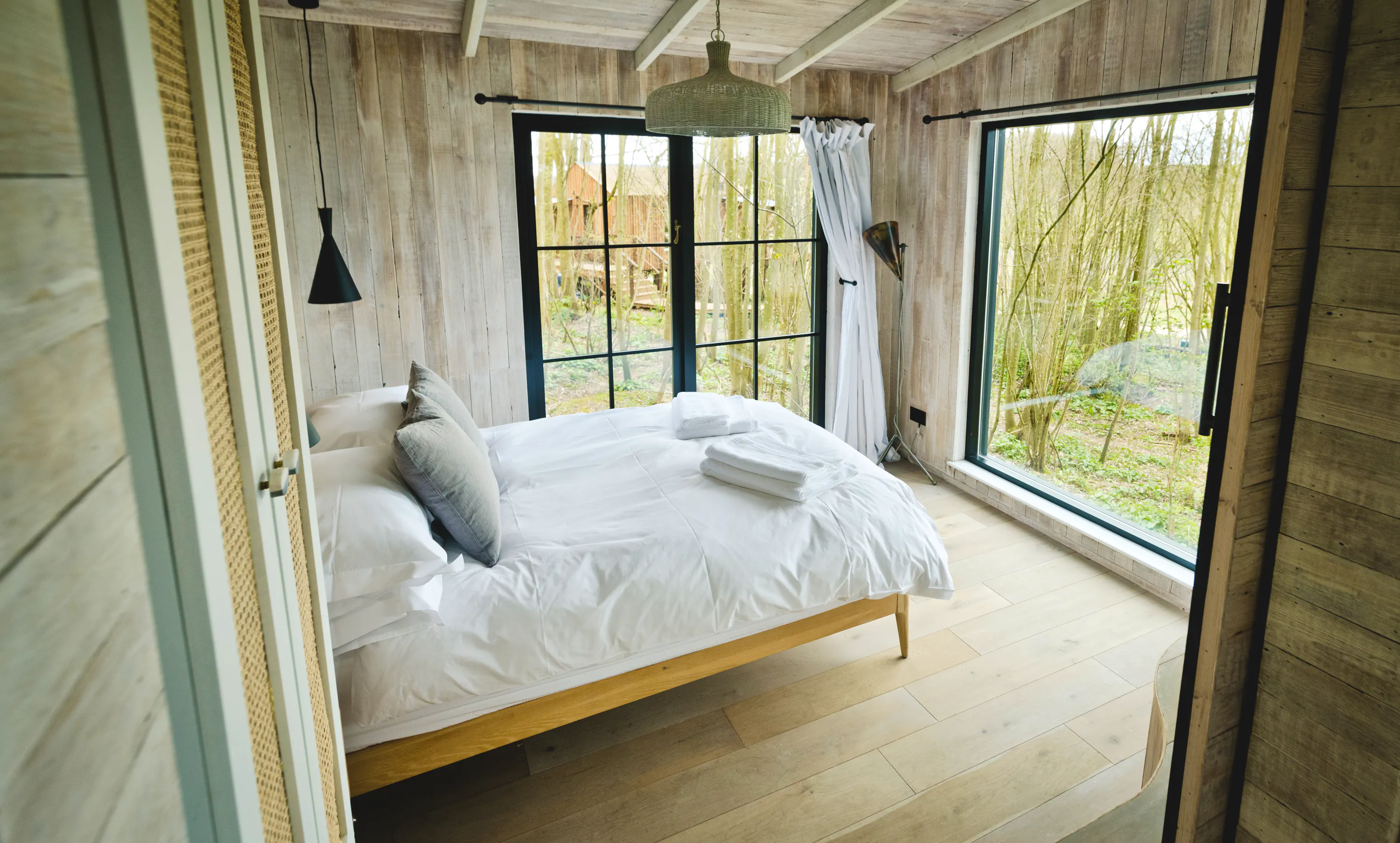 Treehouse Hideaway - fantastic romantic bolt hole in Kent