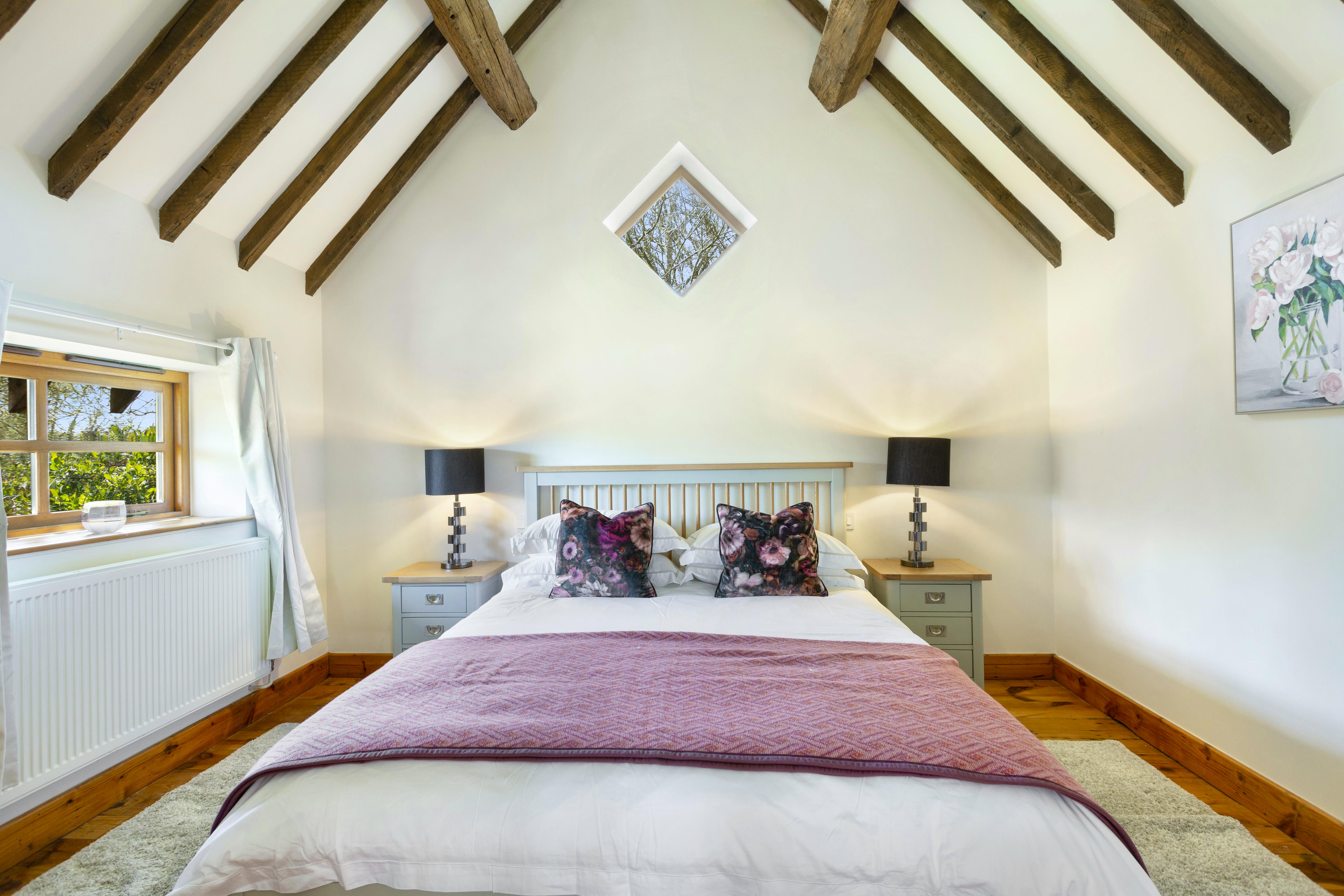 High Ridge Barn - Charming 17th Century Barn Conversion