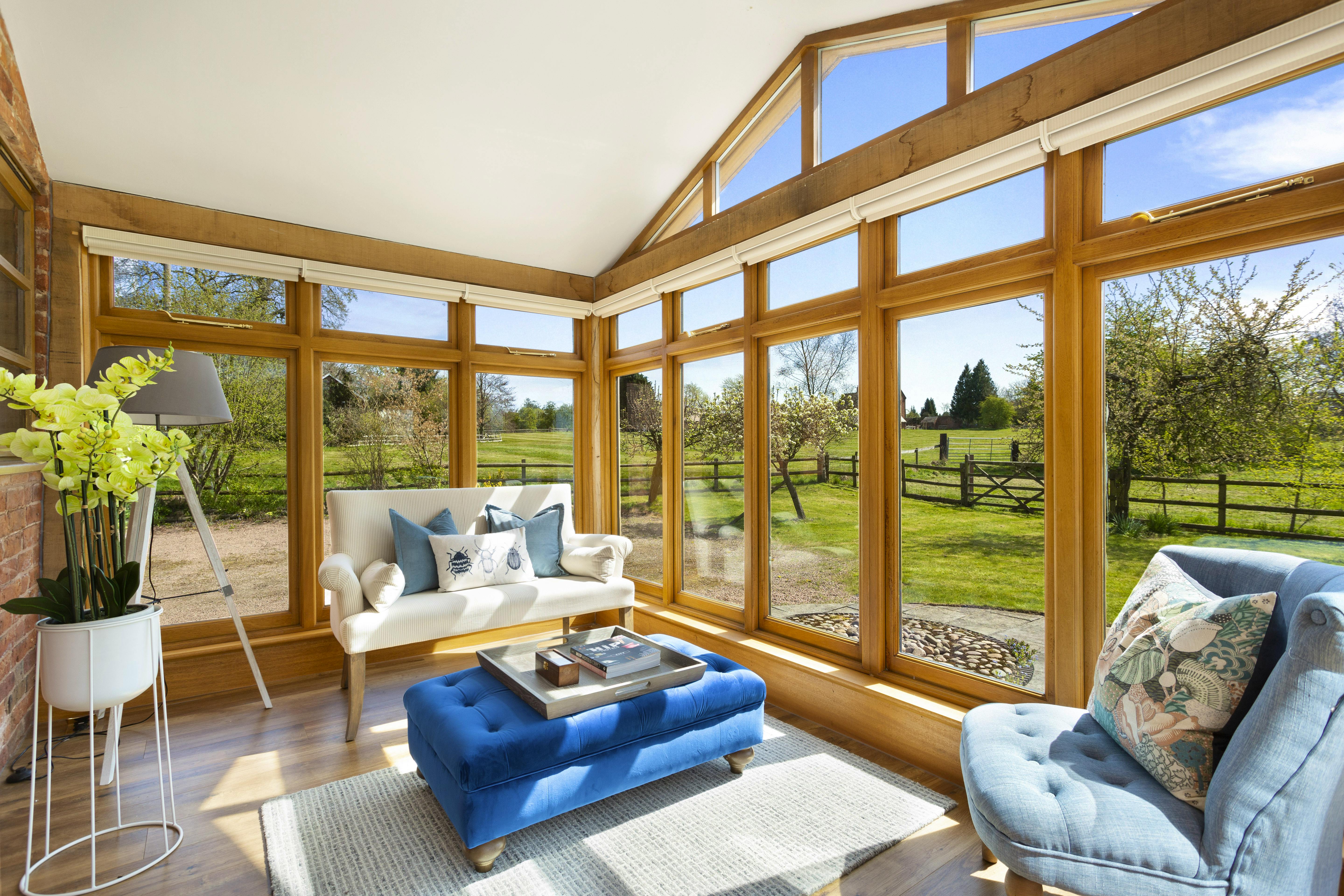 High Ridge Barn - Charming 17th Century Barn Conversion