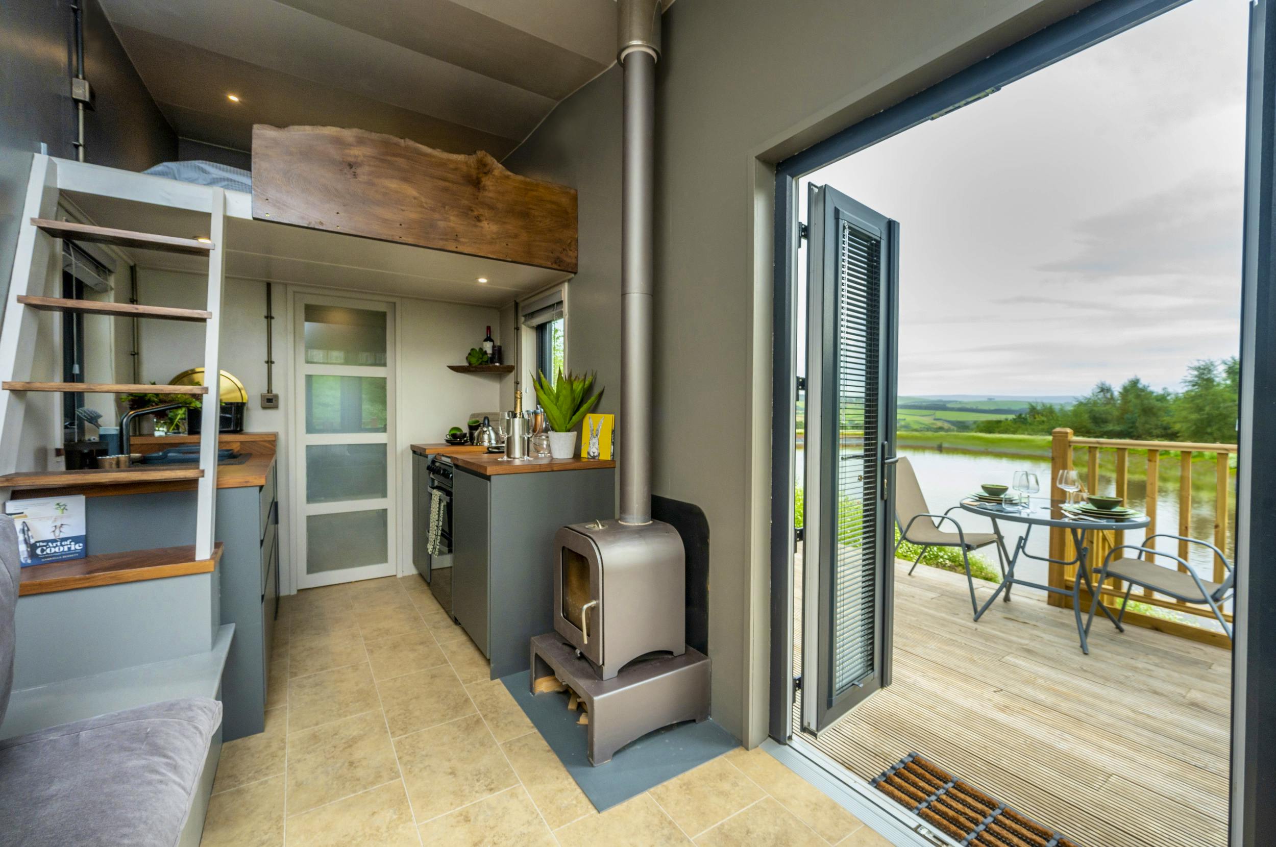 Tiny Home Borders - A quaint cabin in the throes of Rubers Law ...