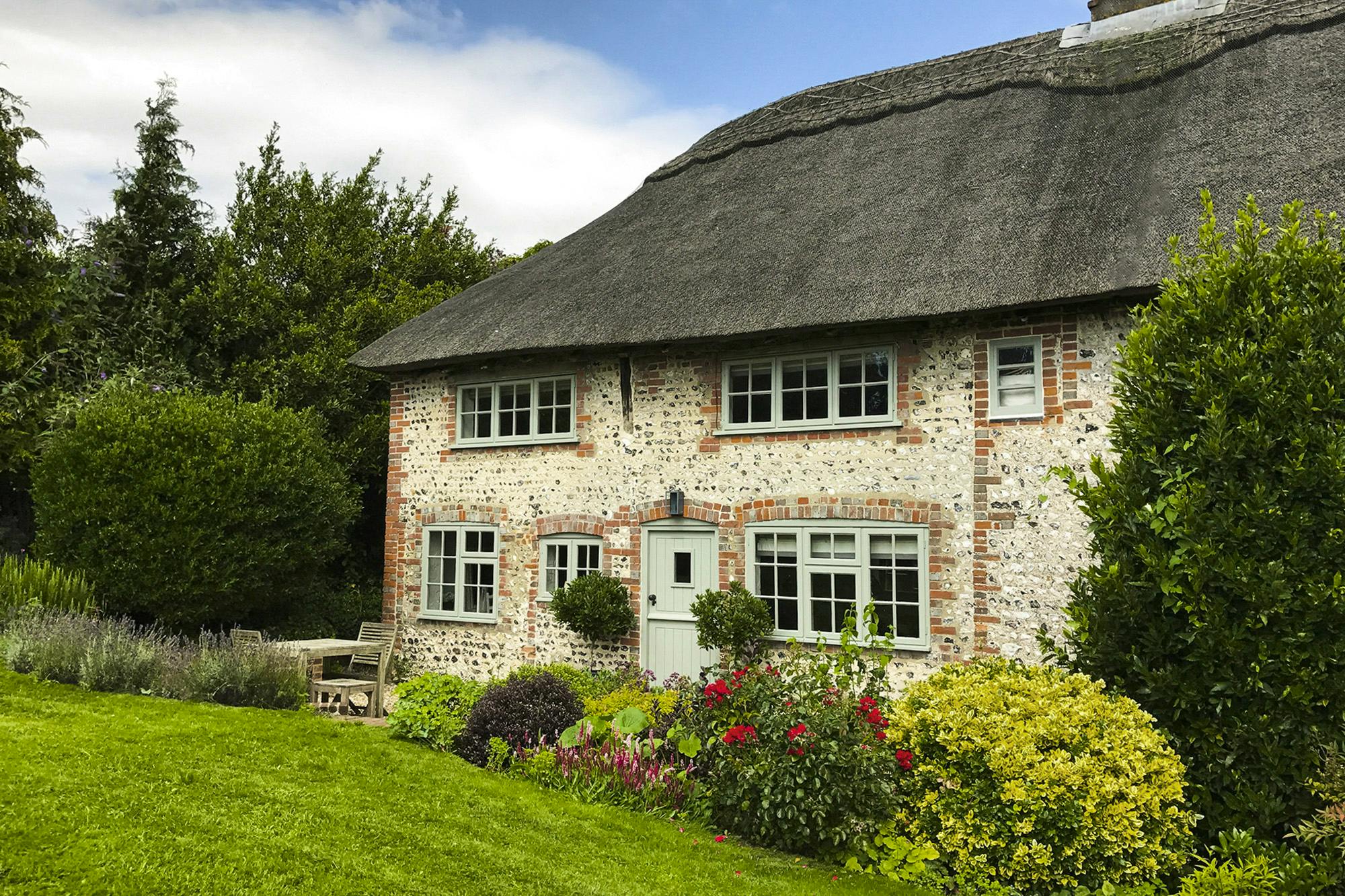 The Cottage at Honeybridge Estate - Tudor Cottage in Sussex