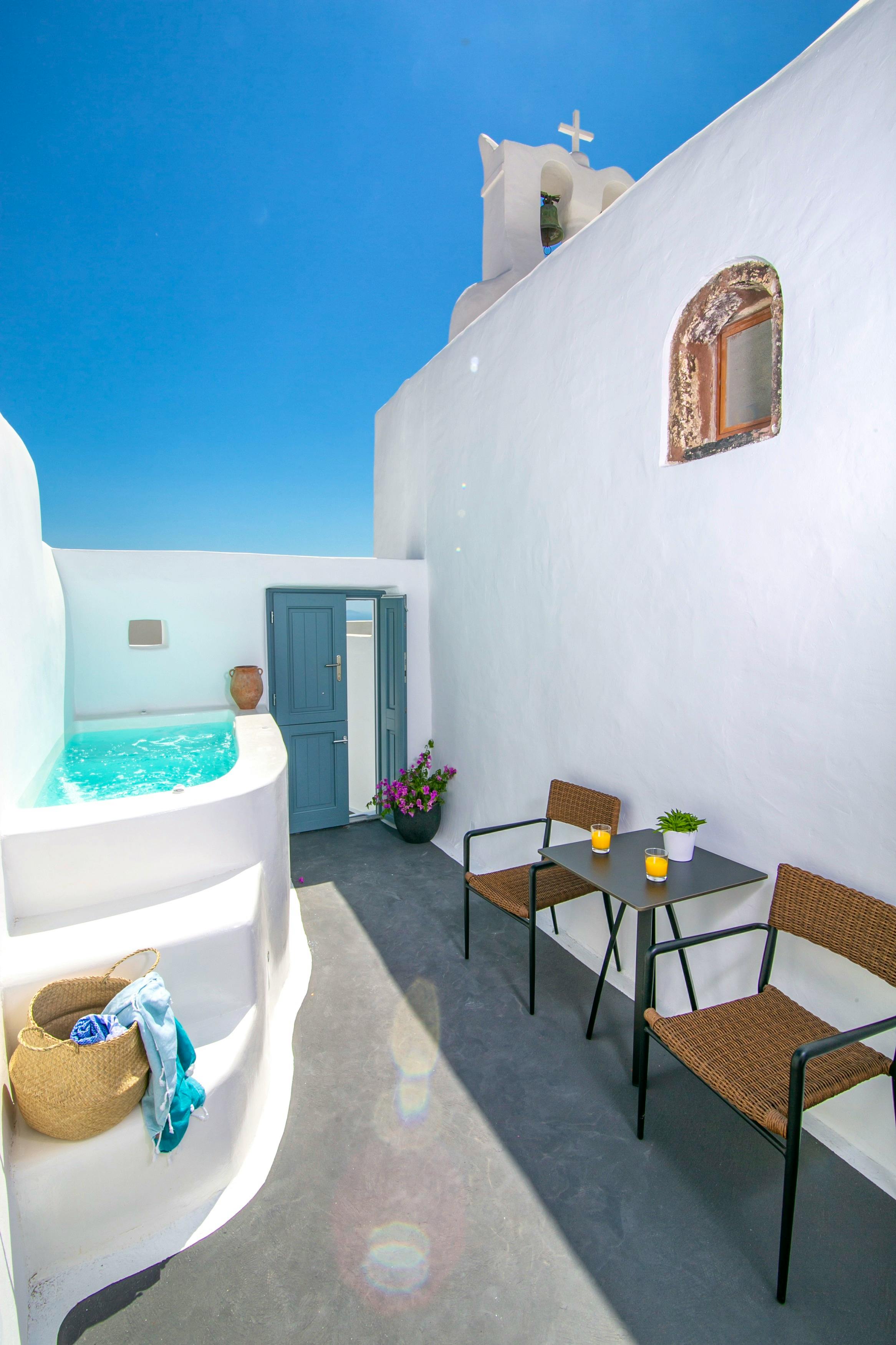 Demeter Cave House – A beautifully romantic retreat on the island of ...