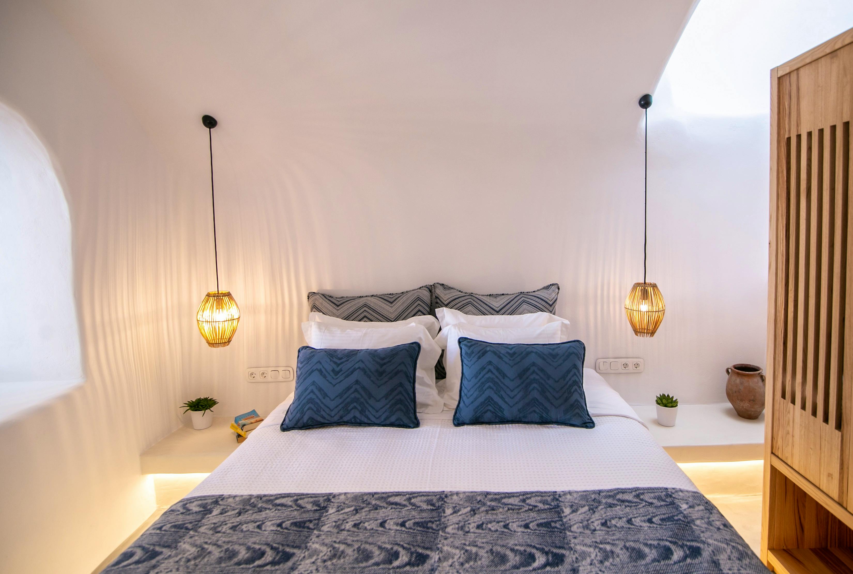 Demeter Cave House – A beautifully romantic retreat on the island of ...