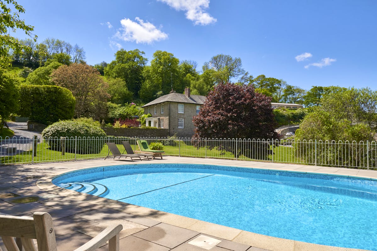 Maristow Cottage - Luxury Devon cottage