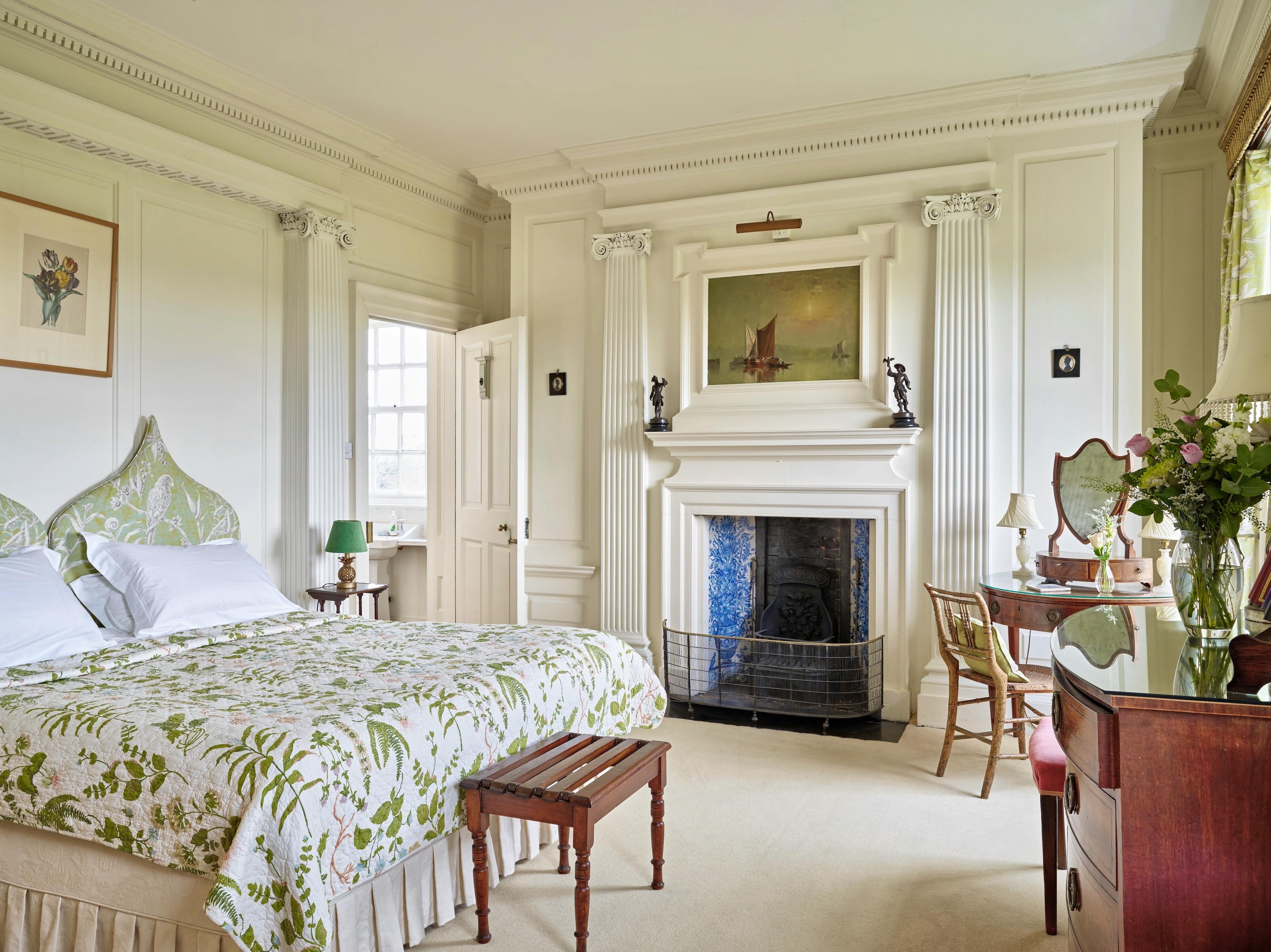 Frampton Court - Gorgeous Gloucestershire mansion