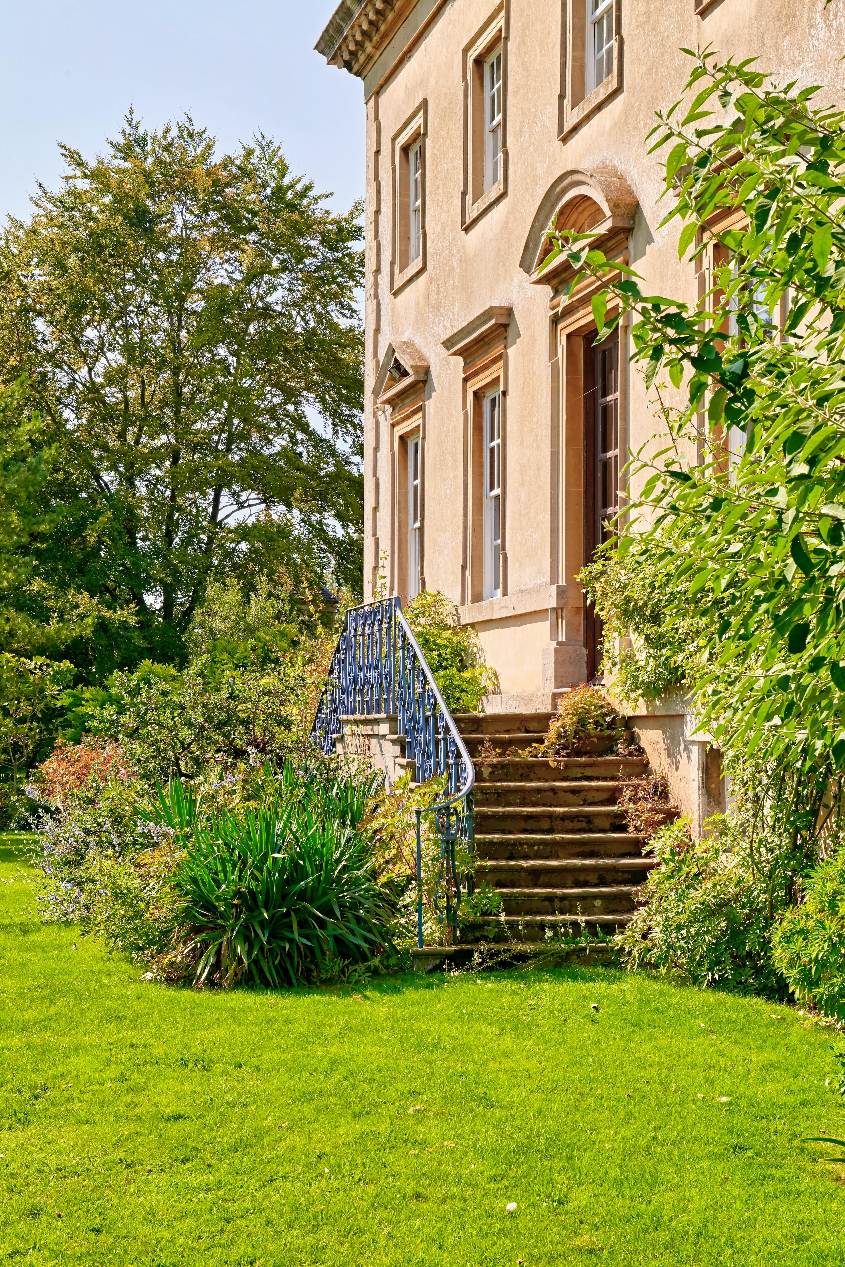 Frampton Court - Gorgeous Gloucestershire mansion