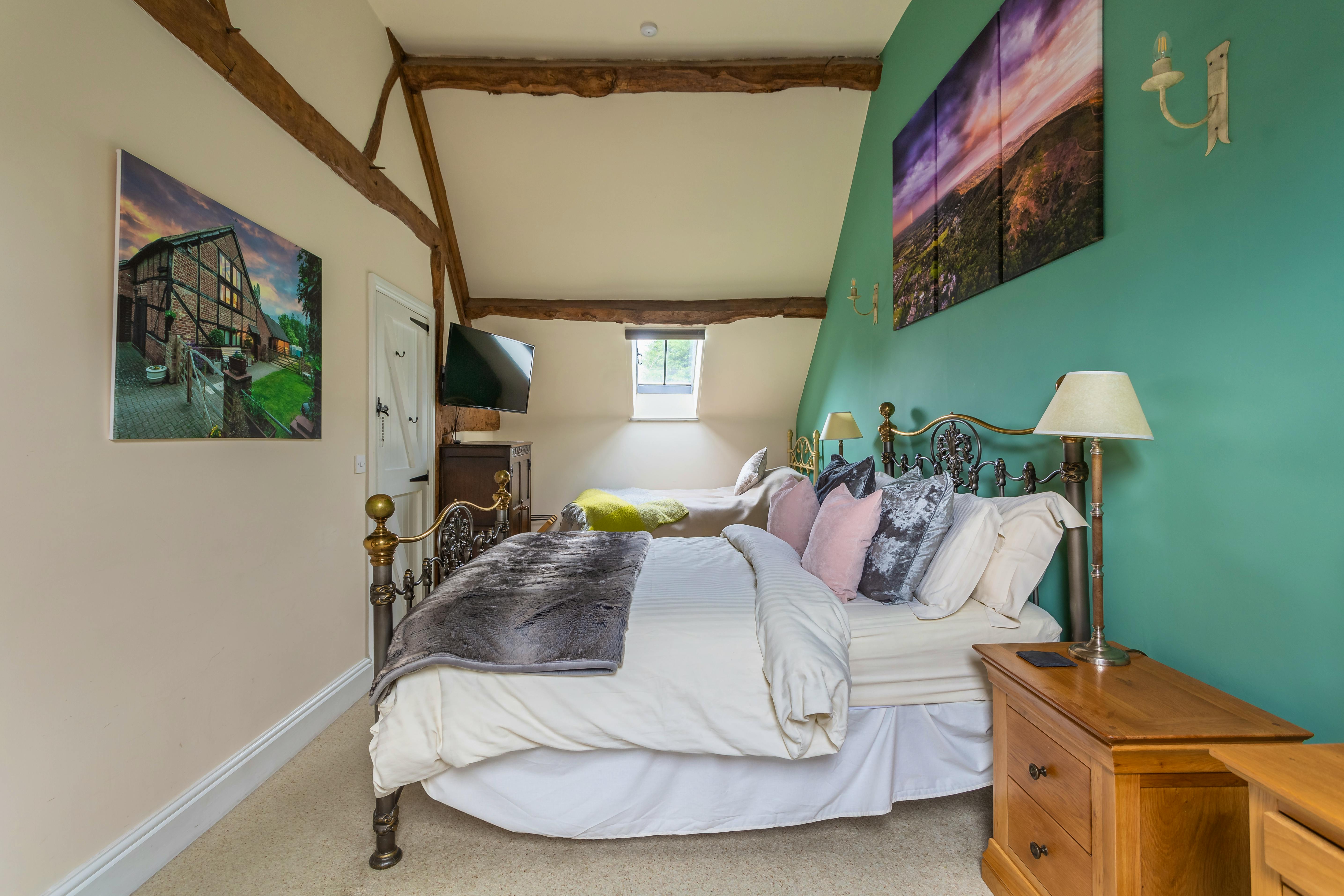 Hop Picker's Barn - A converted 17th century barn in Worcestershire