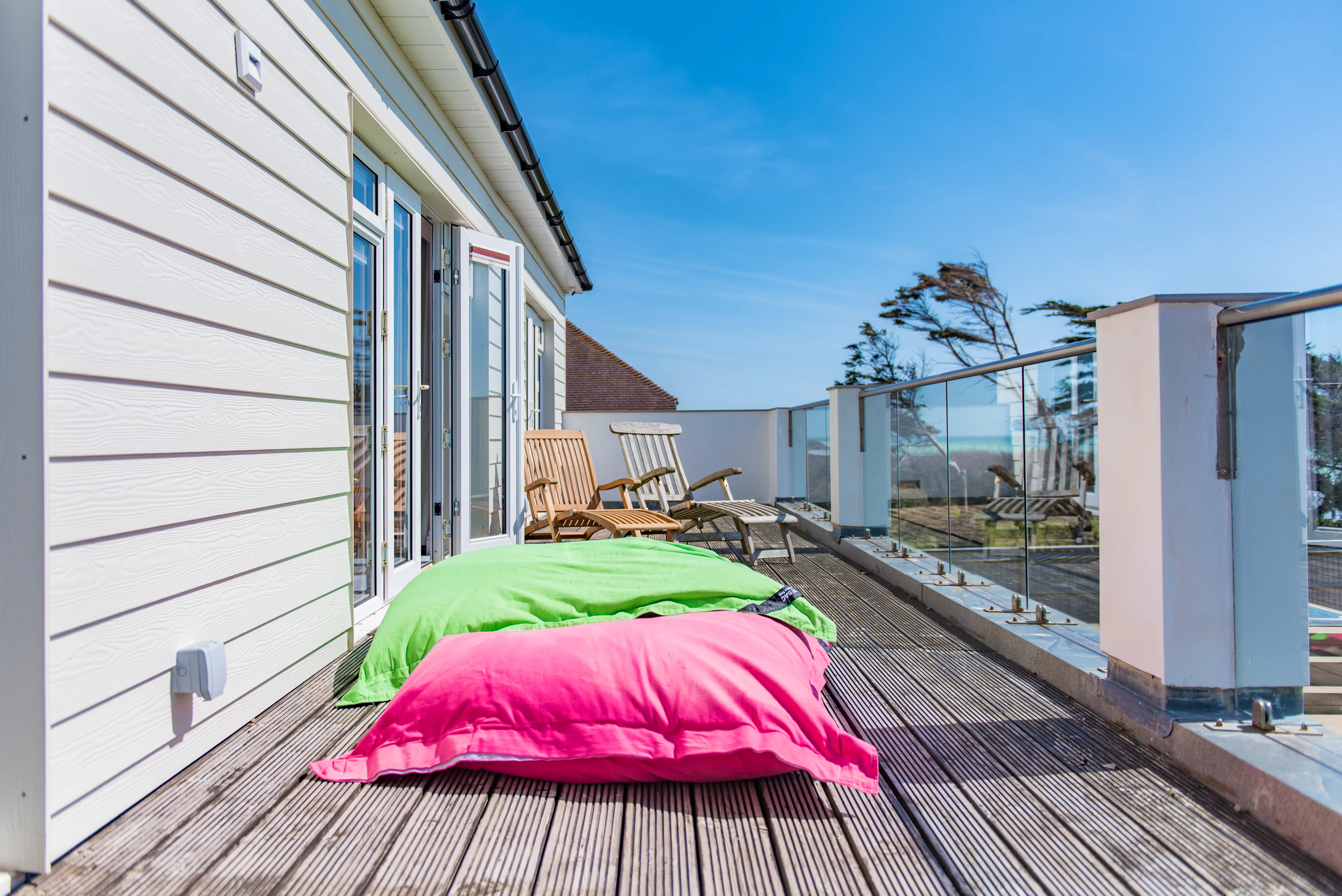 Sun Beach House - Fab beach house with amazing sea views
