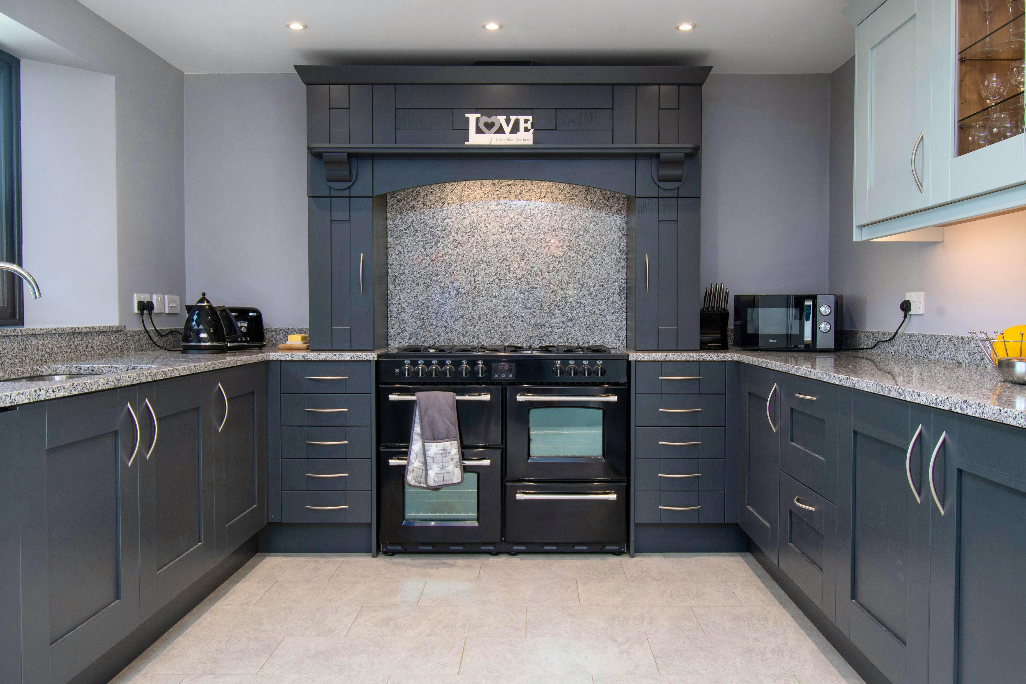 Ty Rhos Newydd - Five-bed holiday home in Pencraigwen, Anglesey