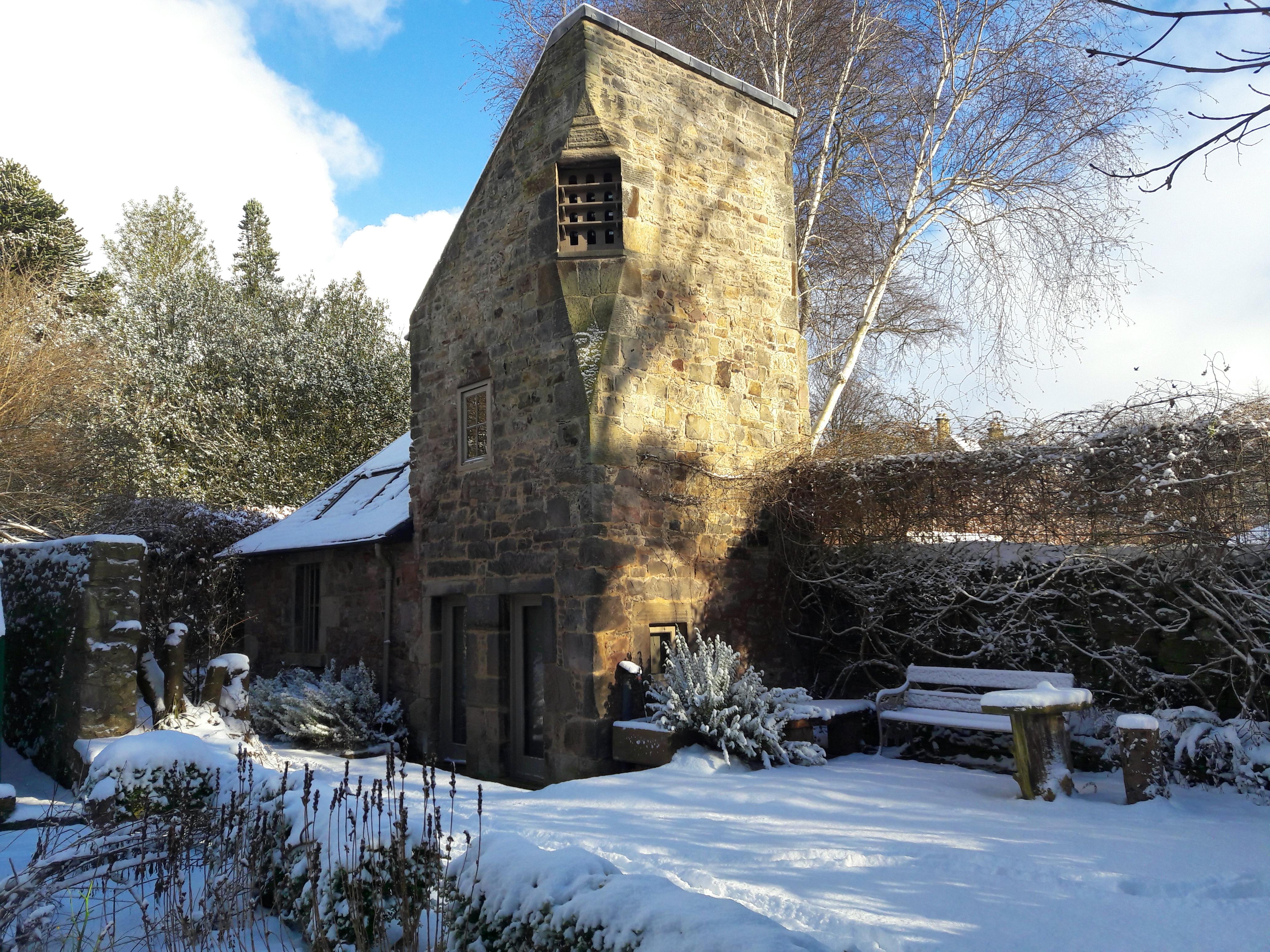 Dovecot Cottage - a unique historical cottage in Edinburgh