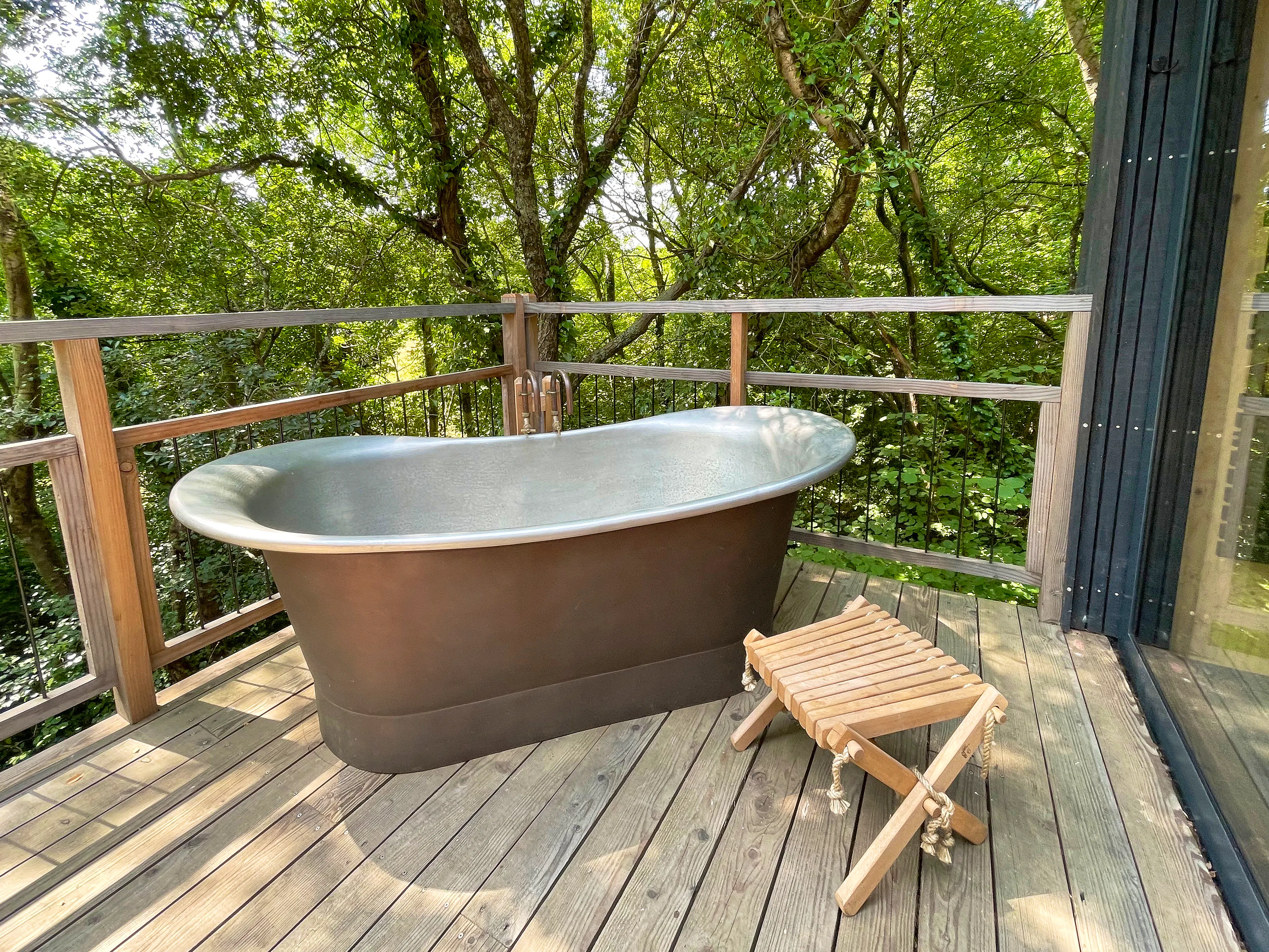 The Beehive Treehouse - Eco treehouse in Devon