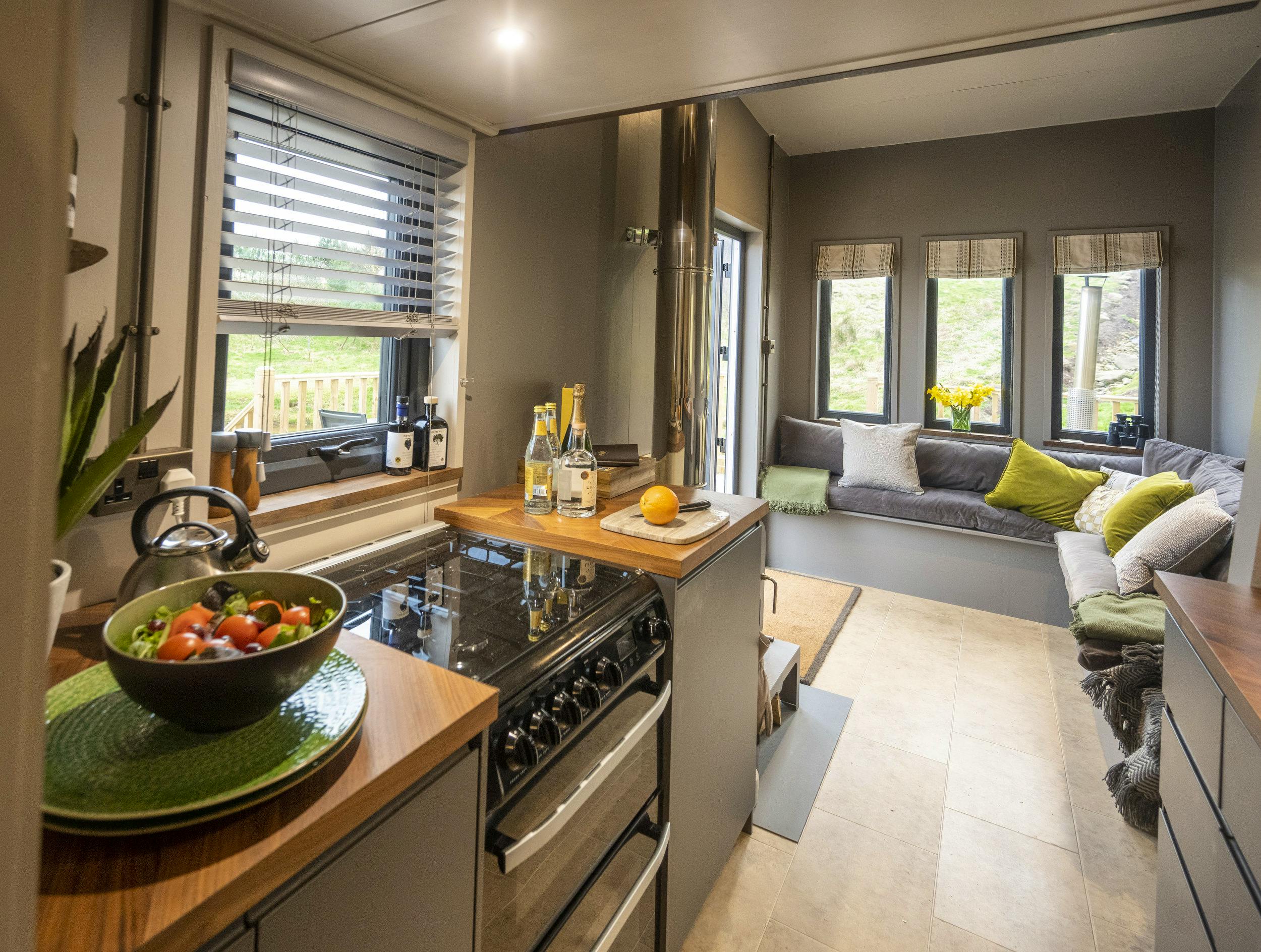 Tiny Home Borders - A quaint cabin in the throes of Rubers Law ...