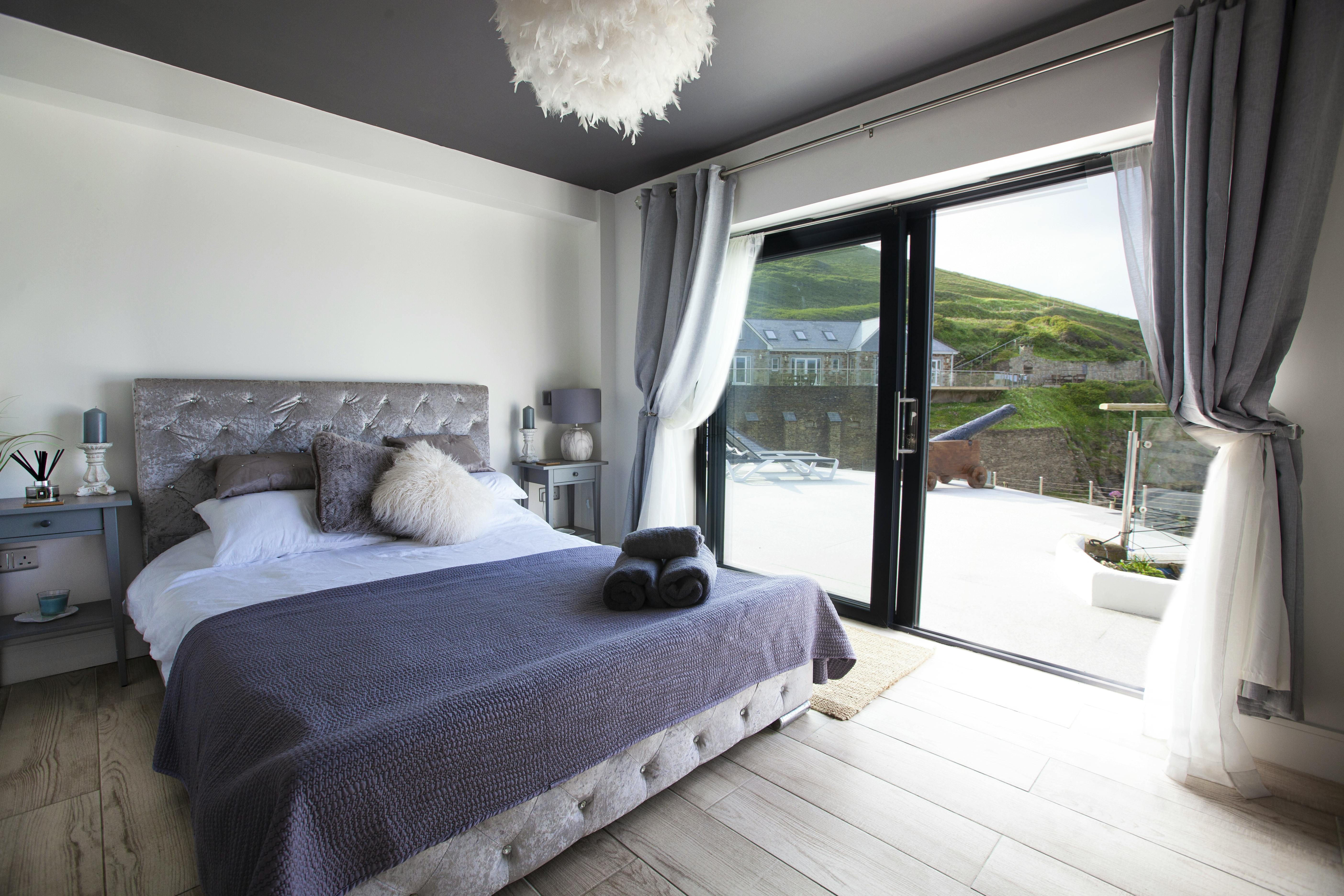 The Beach House – Beach front property in Cornwall