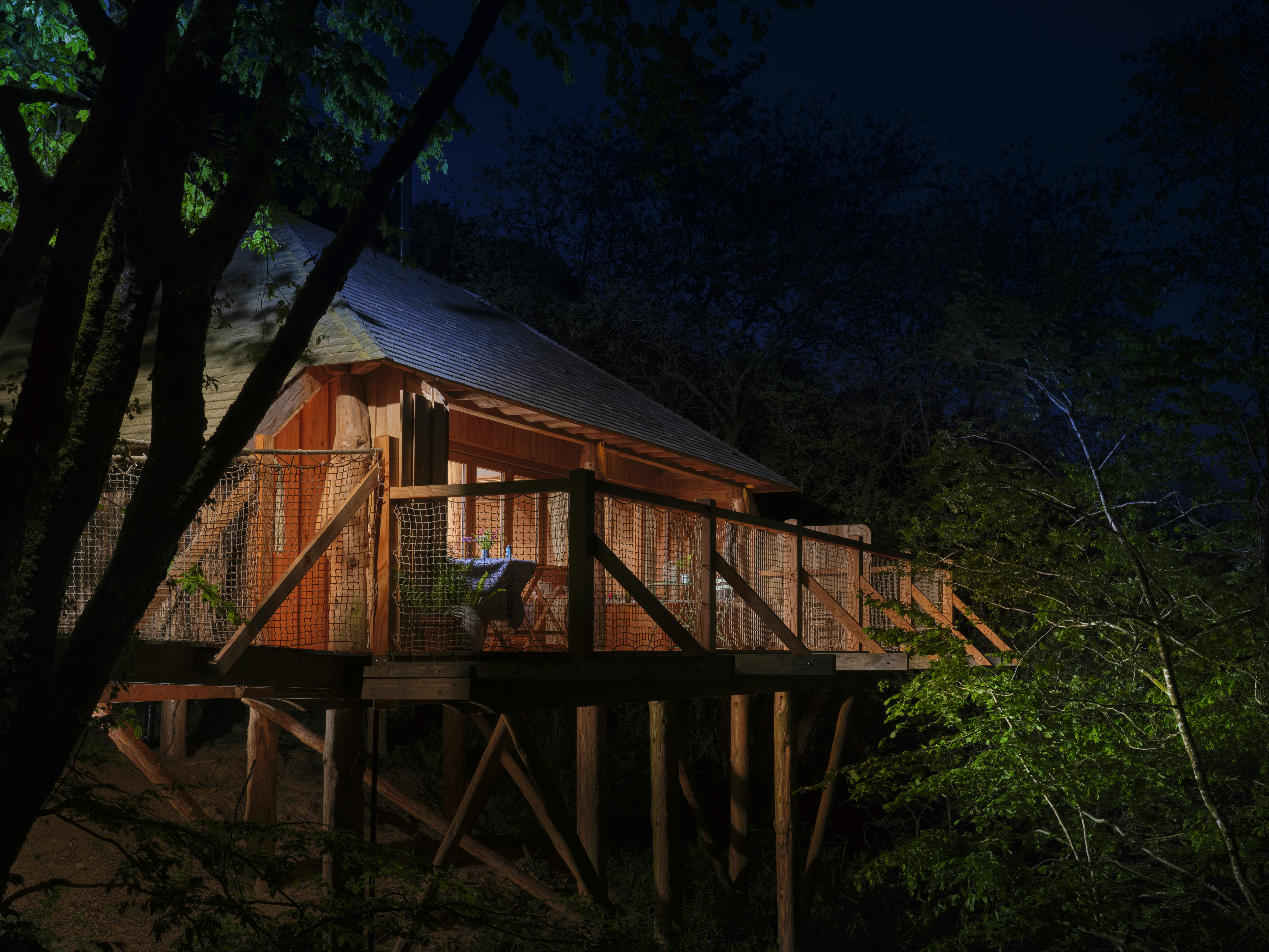 The Lookout Treehouse - Luxury Devon treehouse
