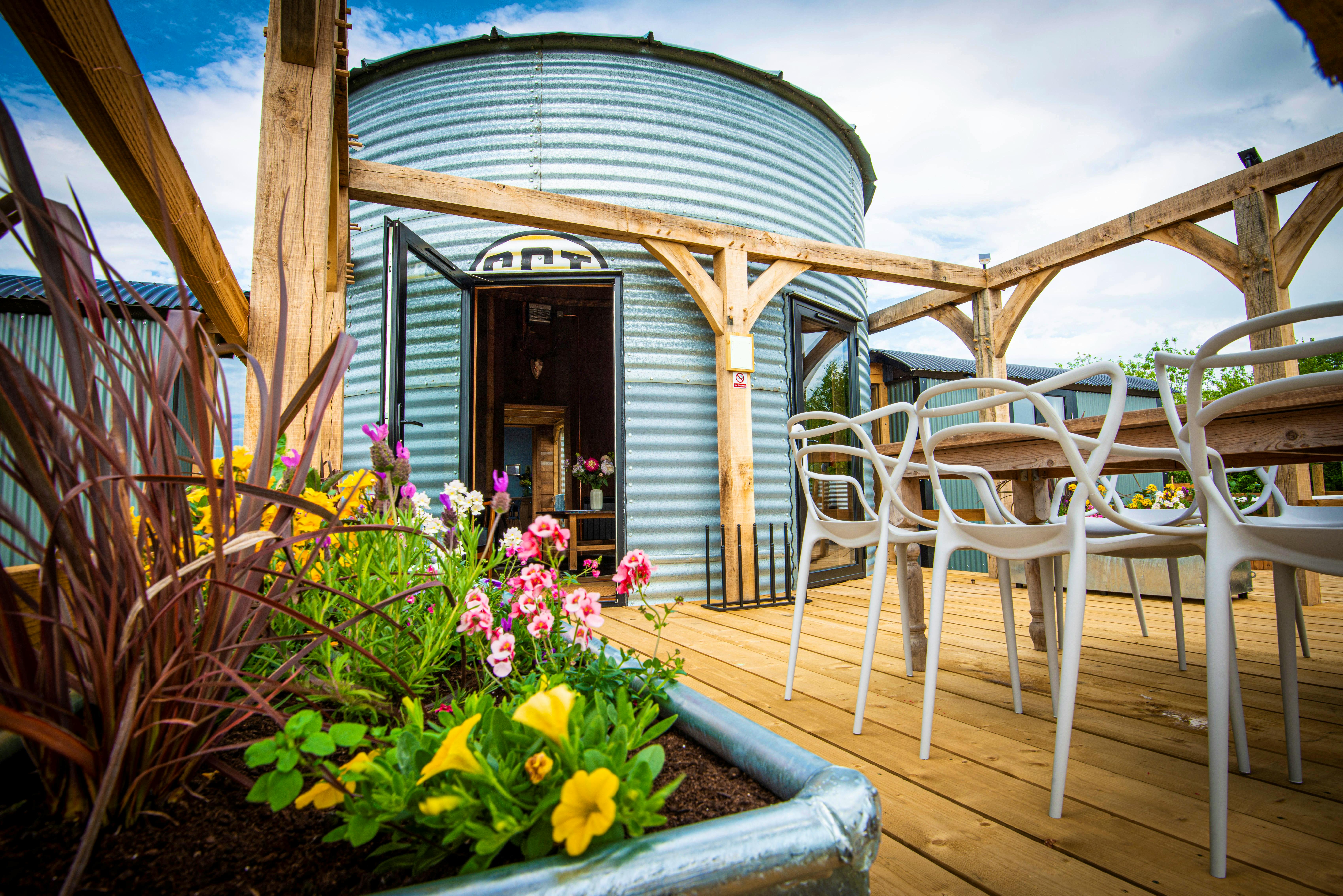 The Rocket Lodge - Woodland lodge in Rutland