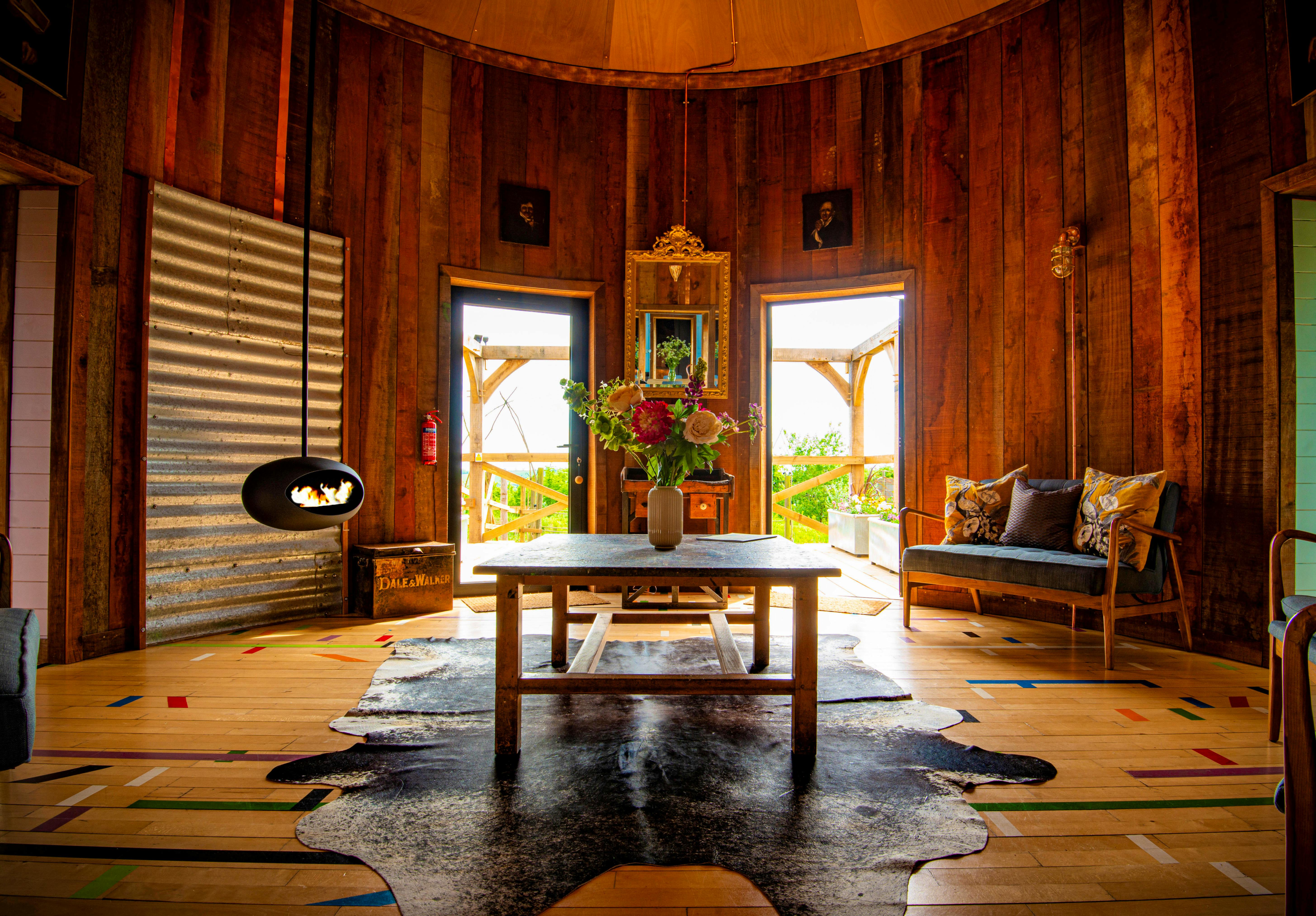 The Rocket Lodge - Woodland lodge in Rutland