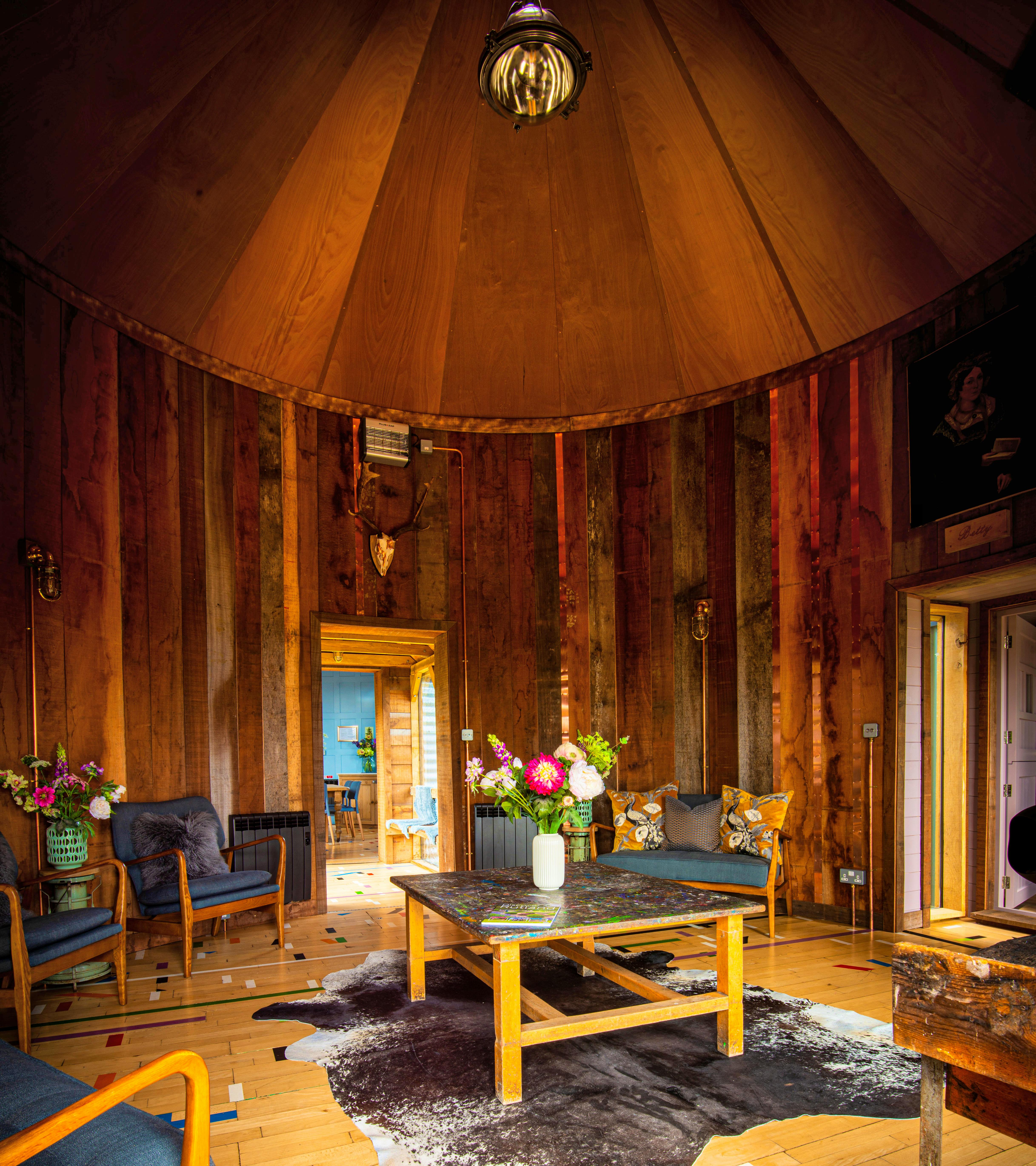 The Rocket Lodge - Woodland lodge in Rutland