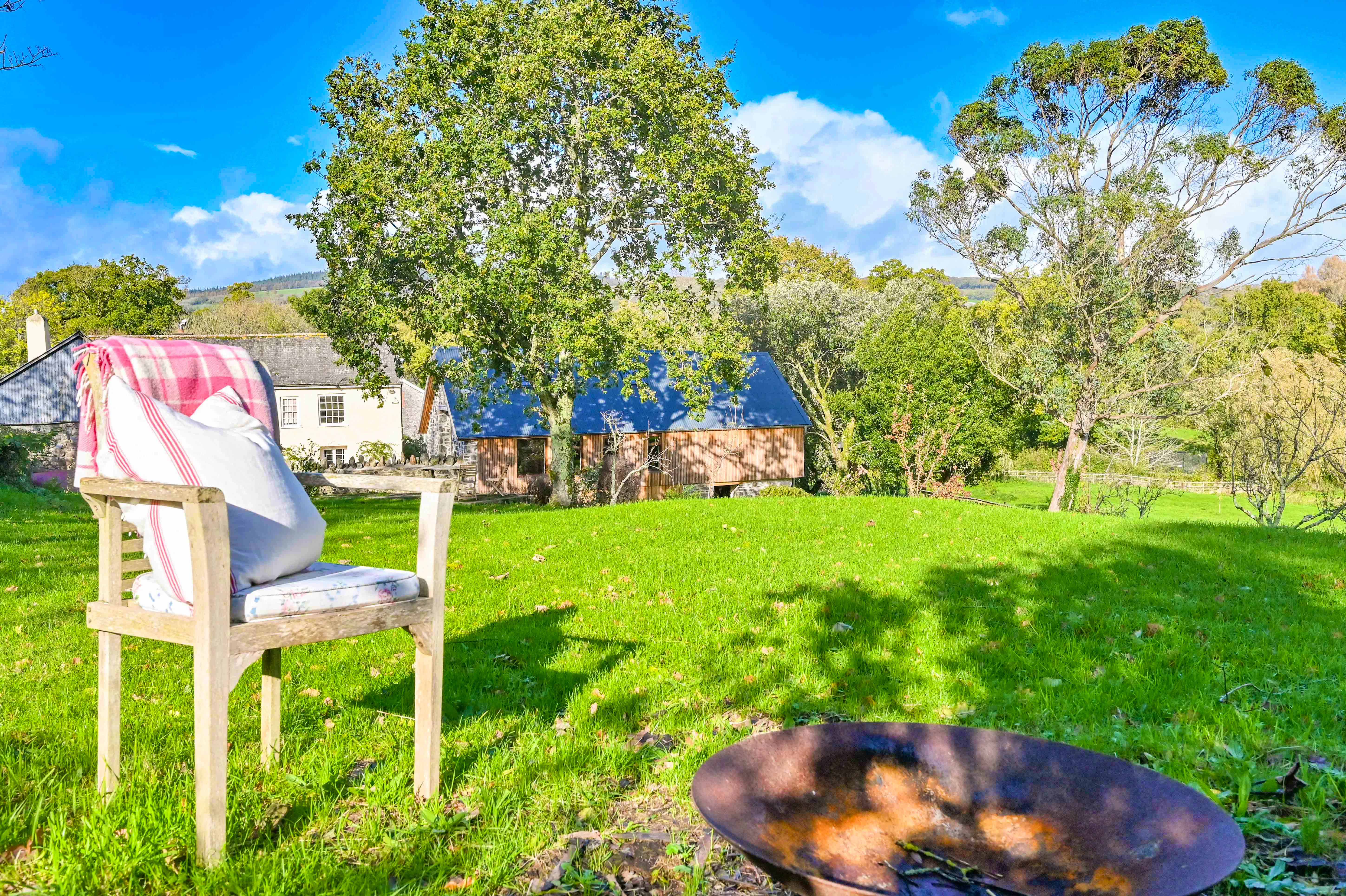 Orchard Bank Barn - Wonderful Devon barn