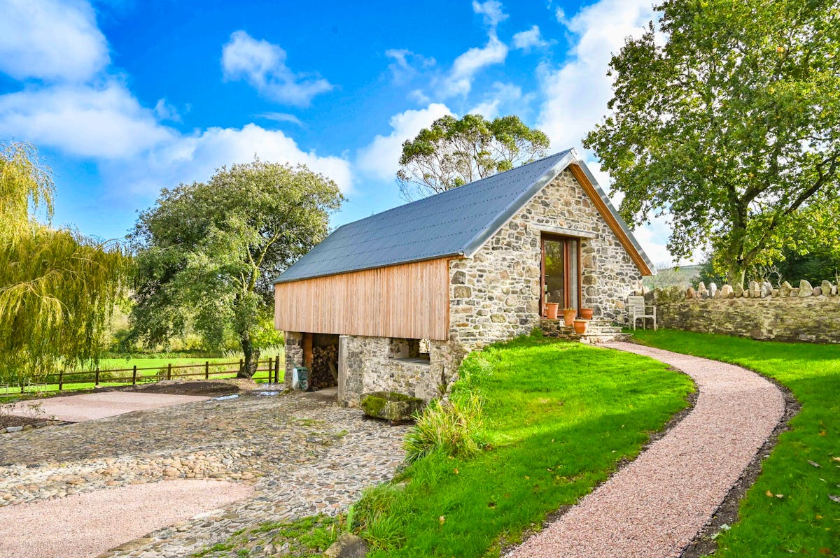Orchard Bank Barn - Wonderful Devon barn