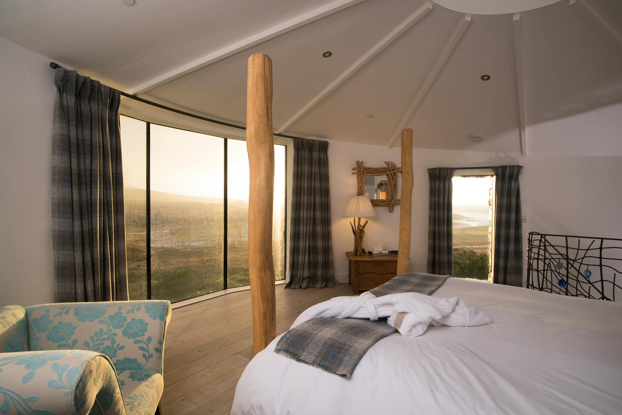 The Broch - Unique stay on the Isle of Harris