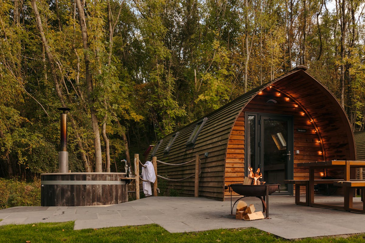 Hewn Yorkshire - Hot tub glamping in Yorkshire