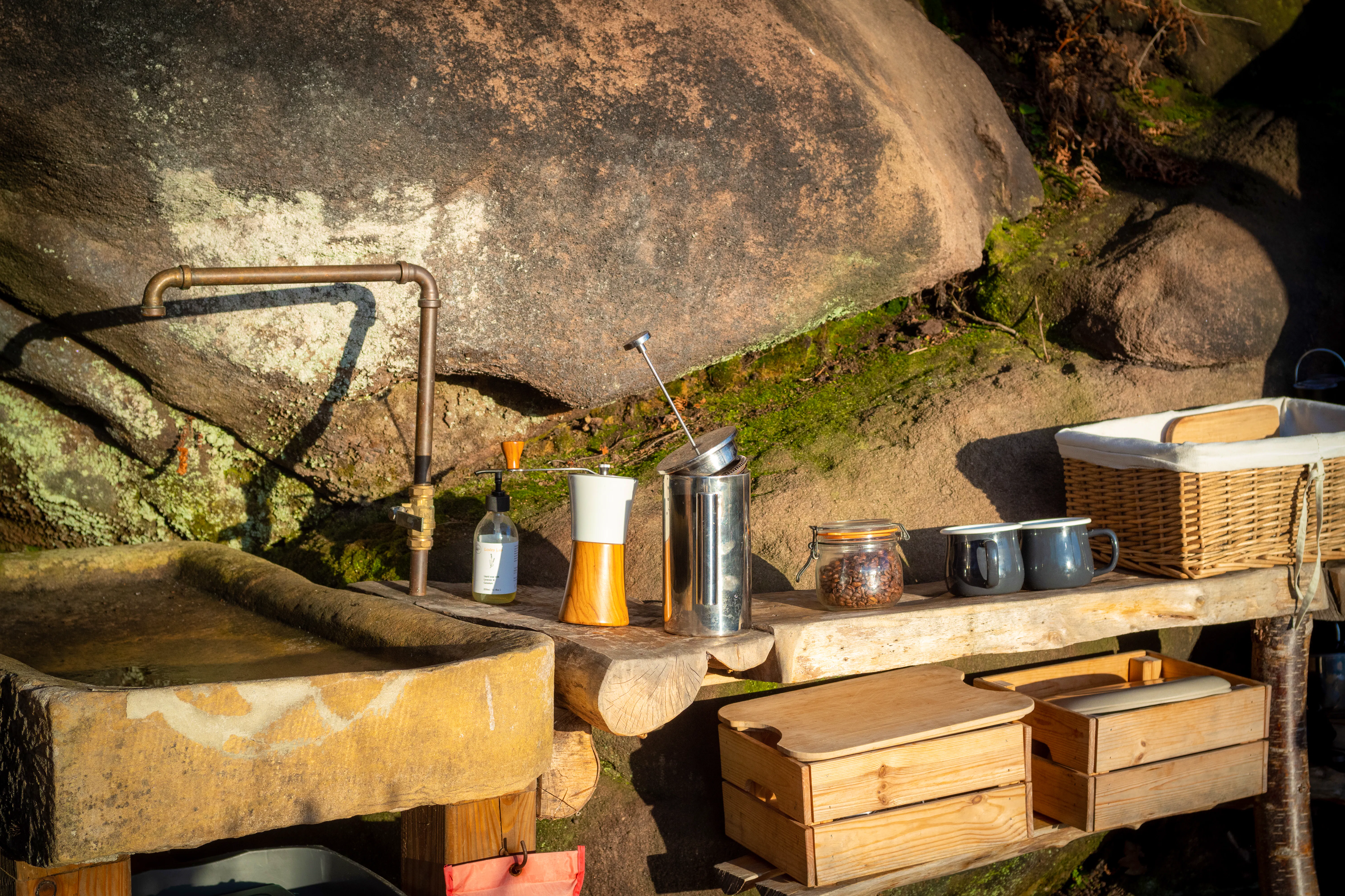 Boulder Field Cabin - Rugged, romantic Peak District cabin