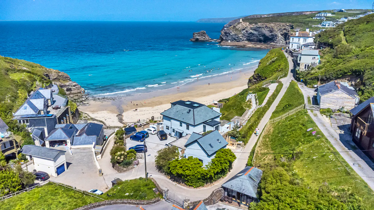 The Beach House – Beach front property in Cornwall