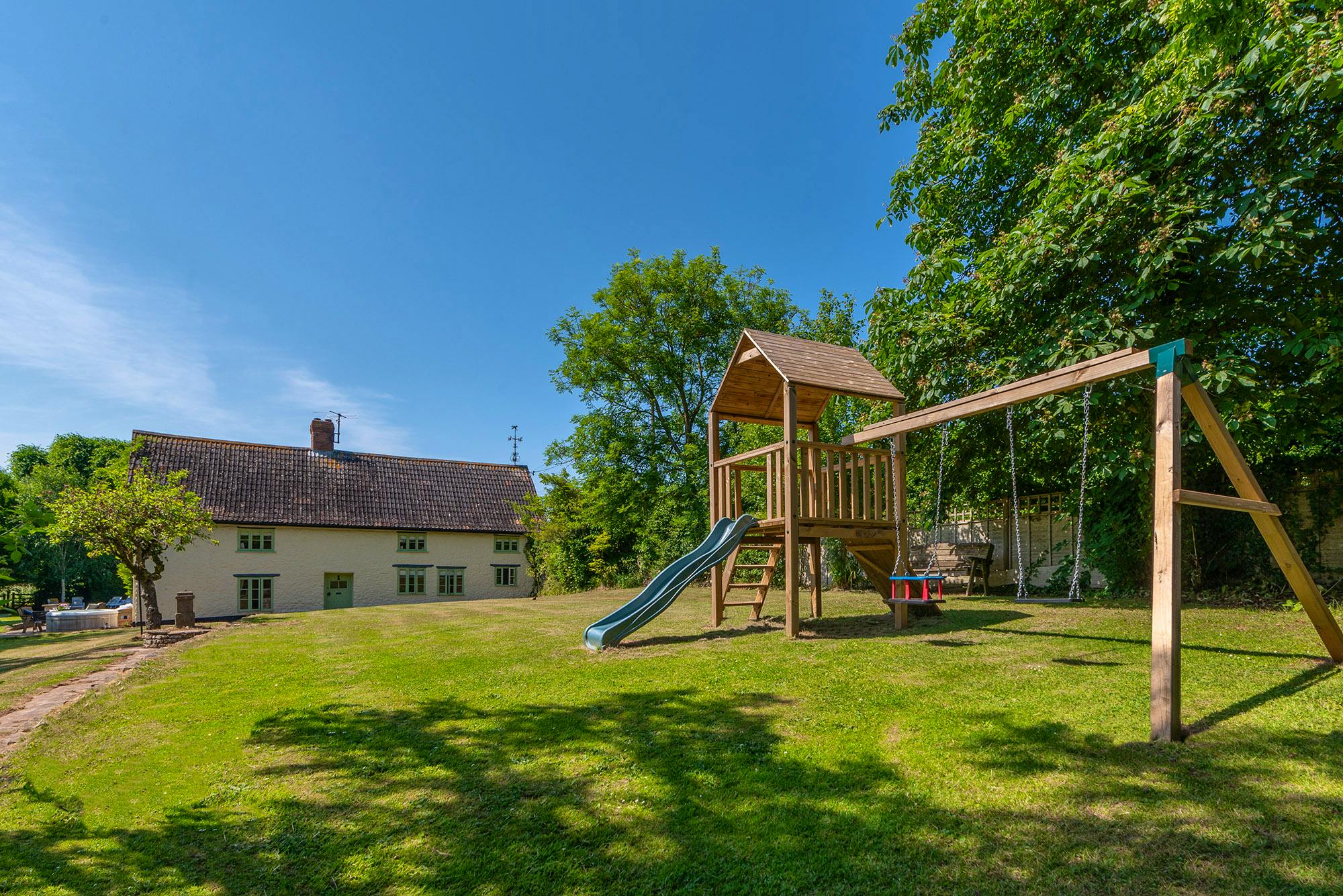 Cherry Tree Farmhouse - 17th century holiday home in Somerset