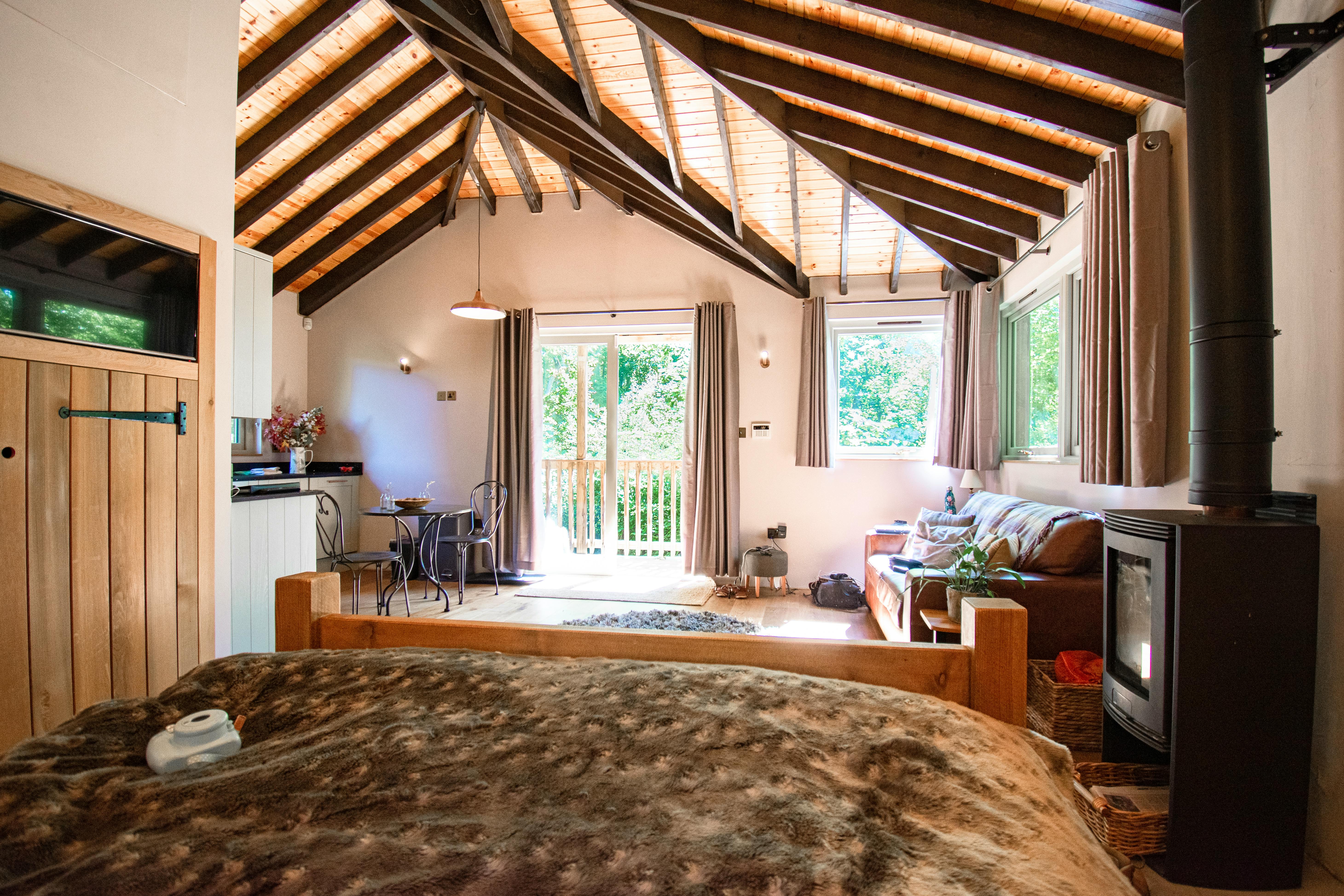 Tinkers Treehouse – a luxury woodland hideaway for 2 in East Sussex