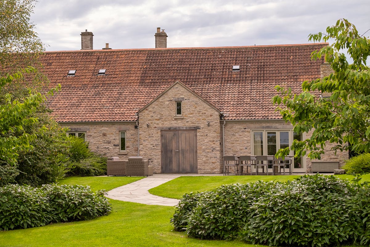 Jacks Barn - Somerset barn for 10 with a pool