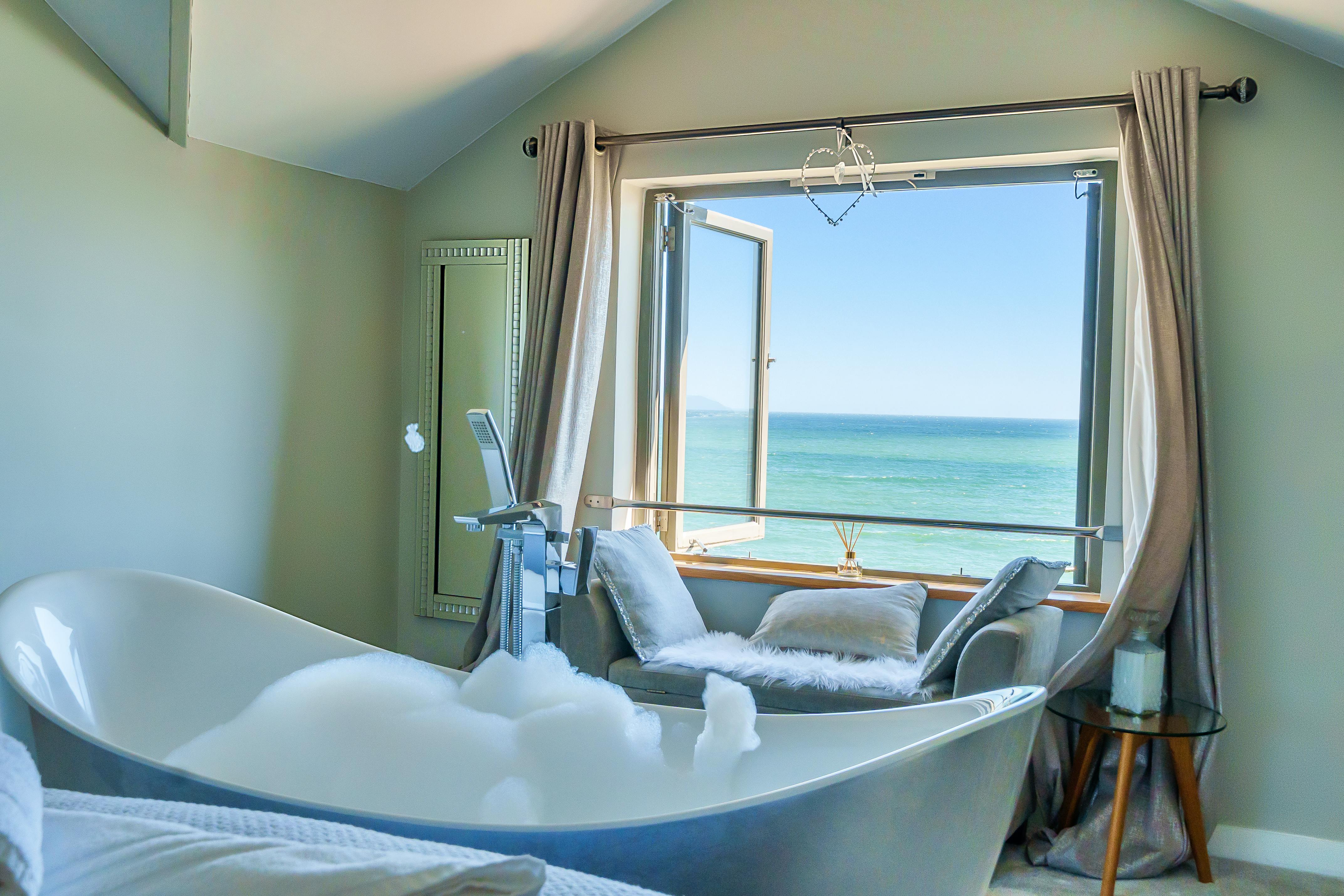 Fowey Penthouse - Charming Cornish apartment with estuary views