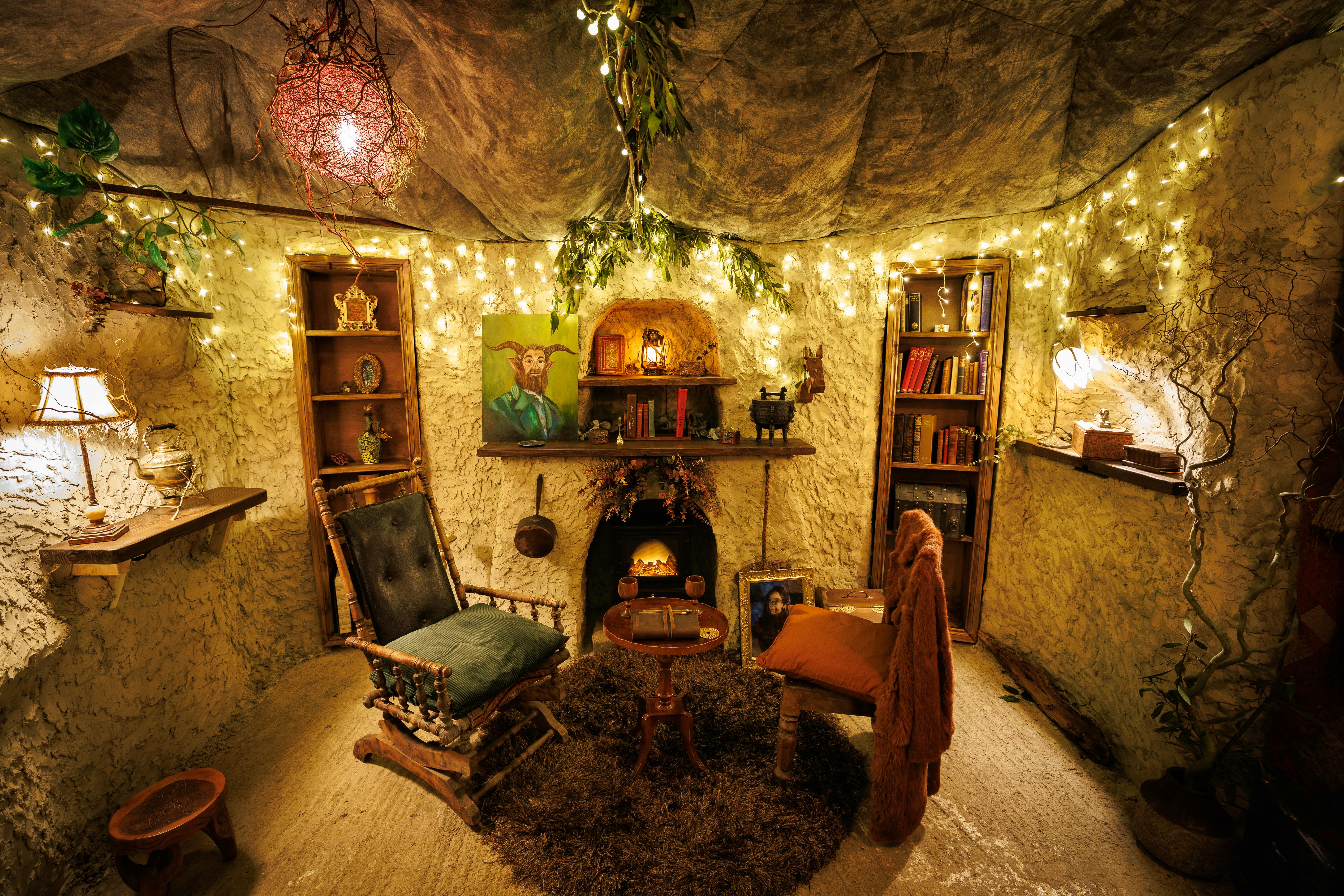 Cedar Hollow Treehouse - A luxury retreat in the Oxfordshire woods.