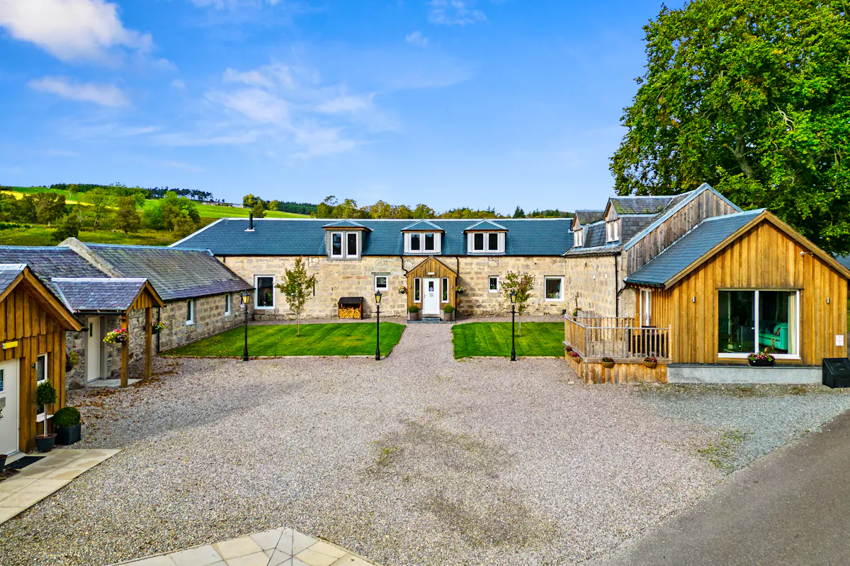 The Cairngorm Cottage - Charming Highlands cottage