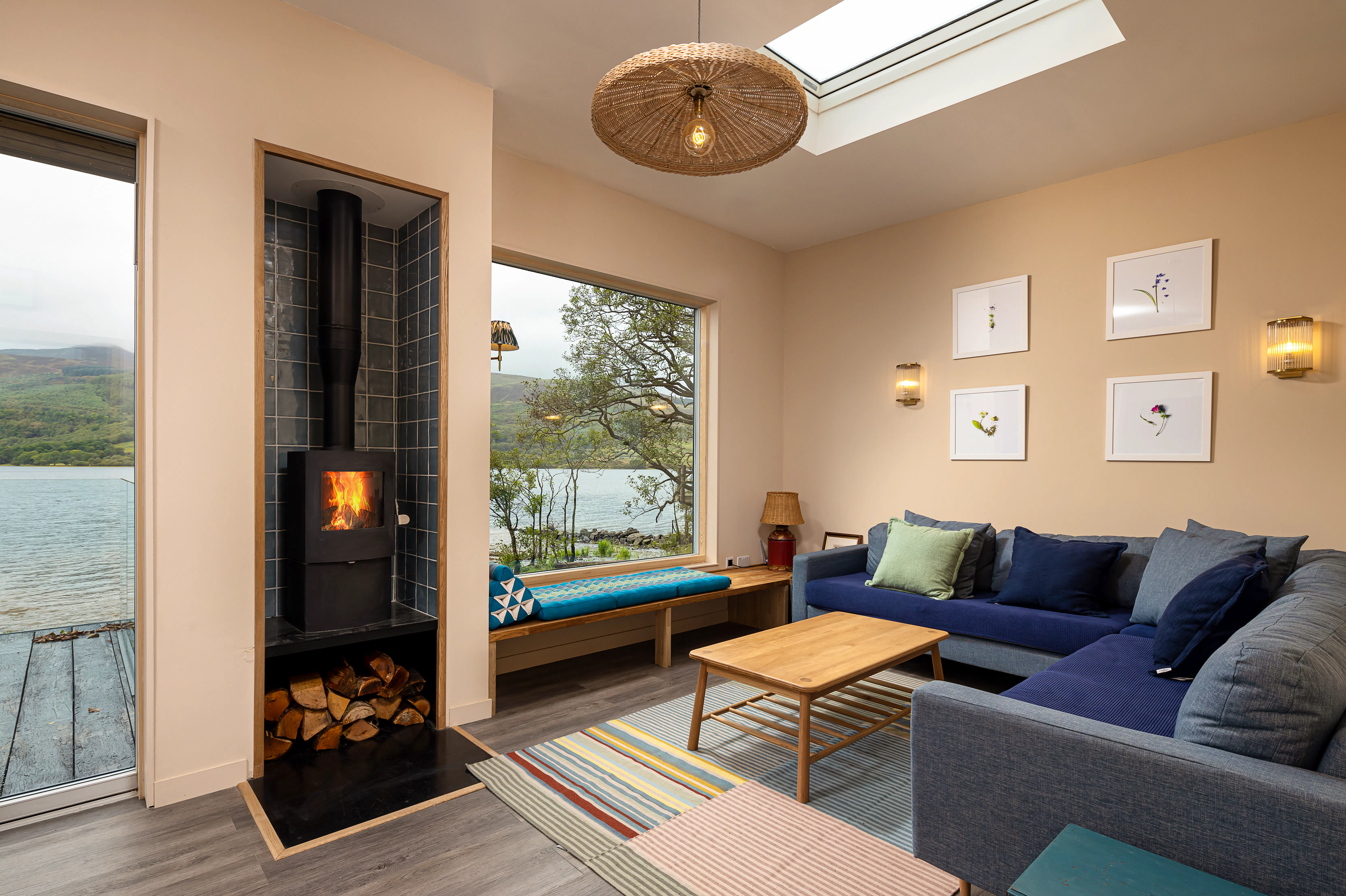 Willow Cabin - Modern loch-side cabin