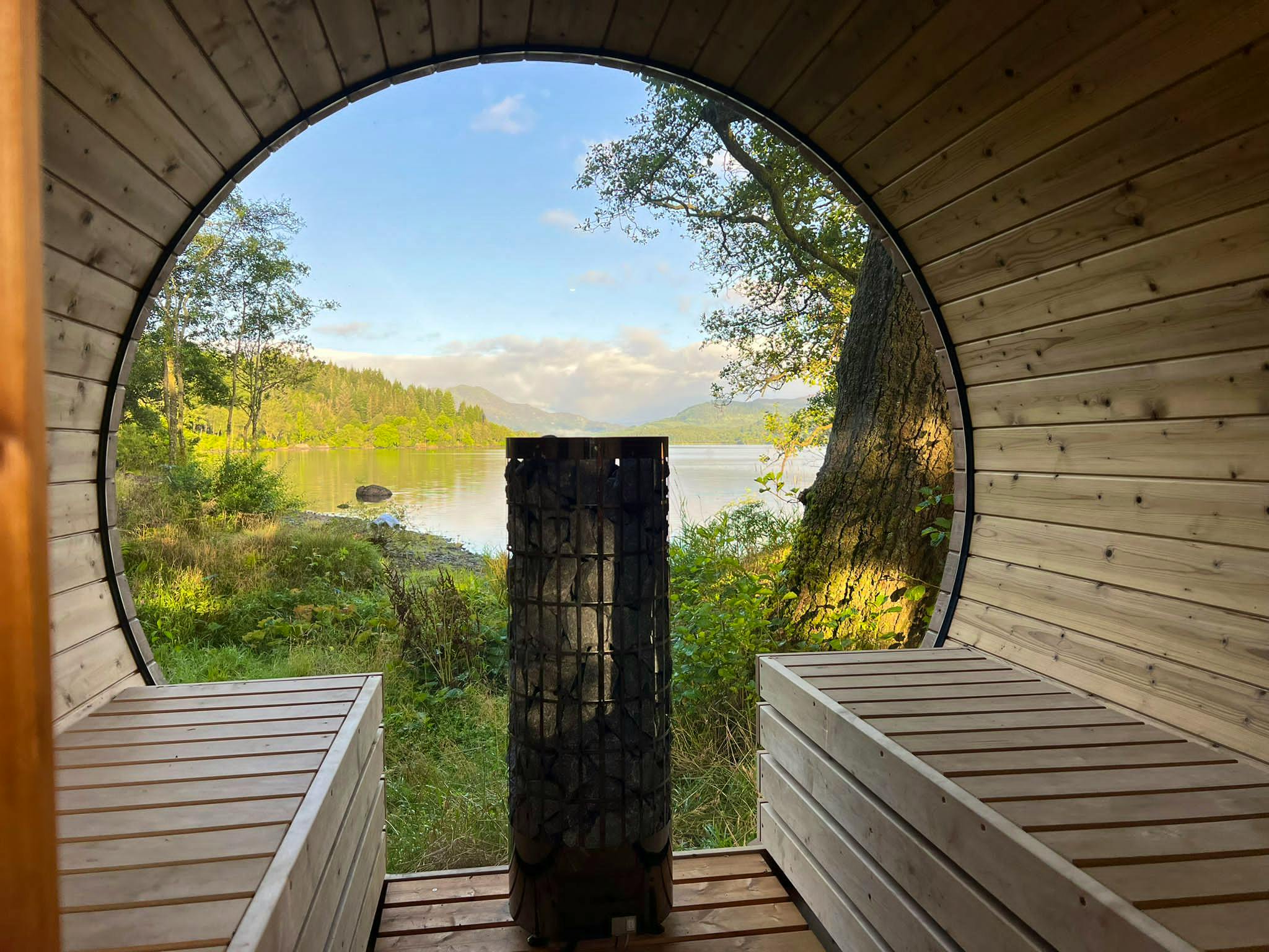 Willow Cabin - Modern loch-side cabin