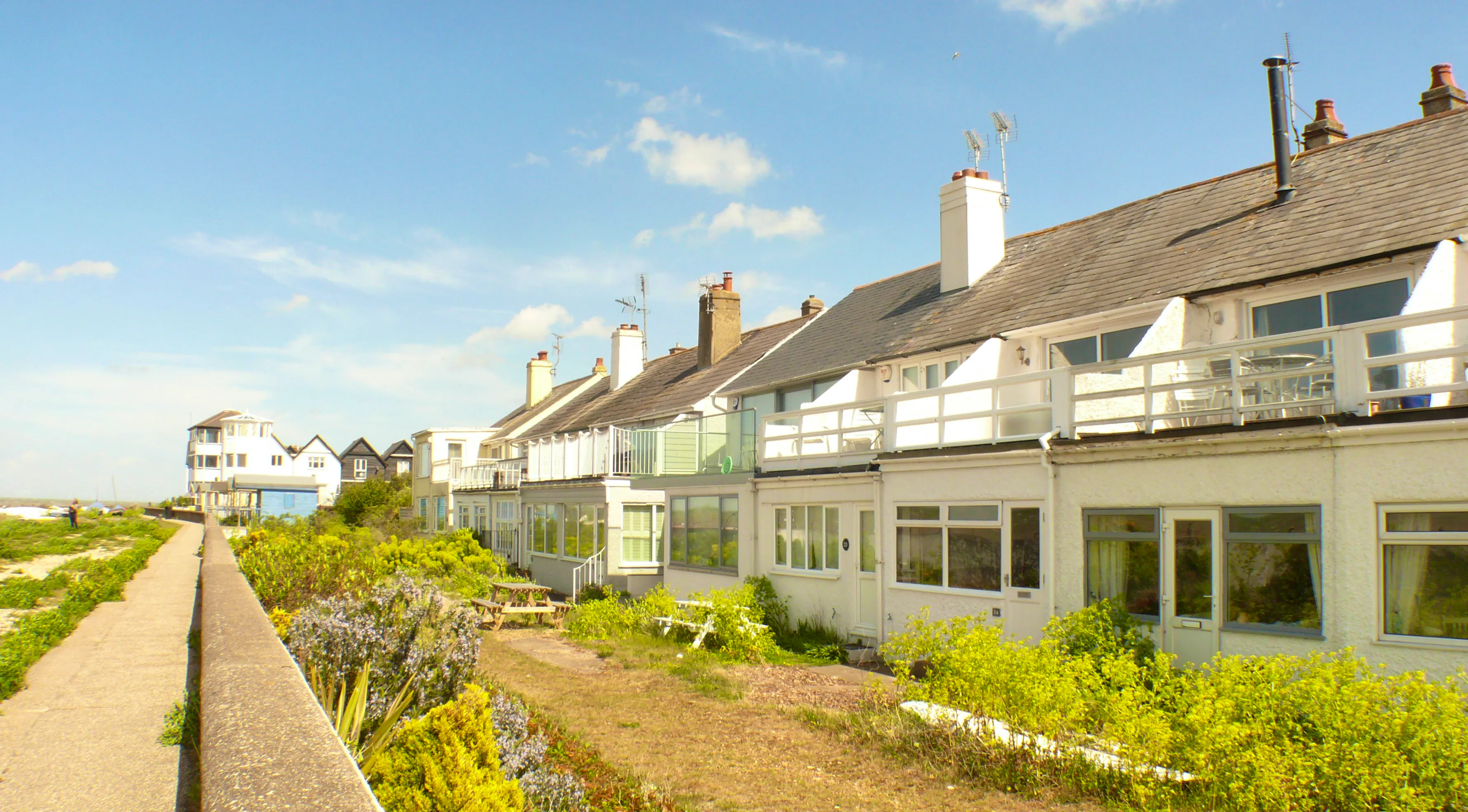 Sea Sunset Cottage - A chic, beach-front house in bohemian Whitstable.