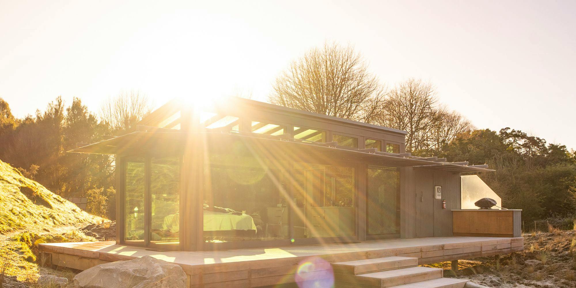 Manakau PurePod – glass pod for 2 in NZ with panoramic mountain views