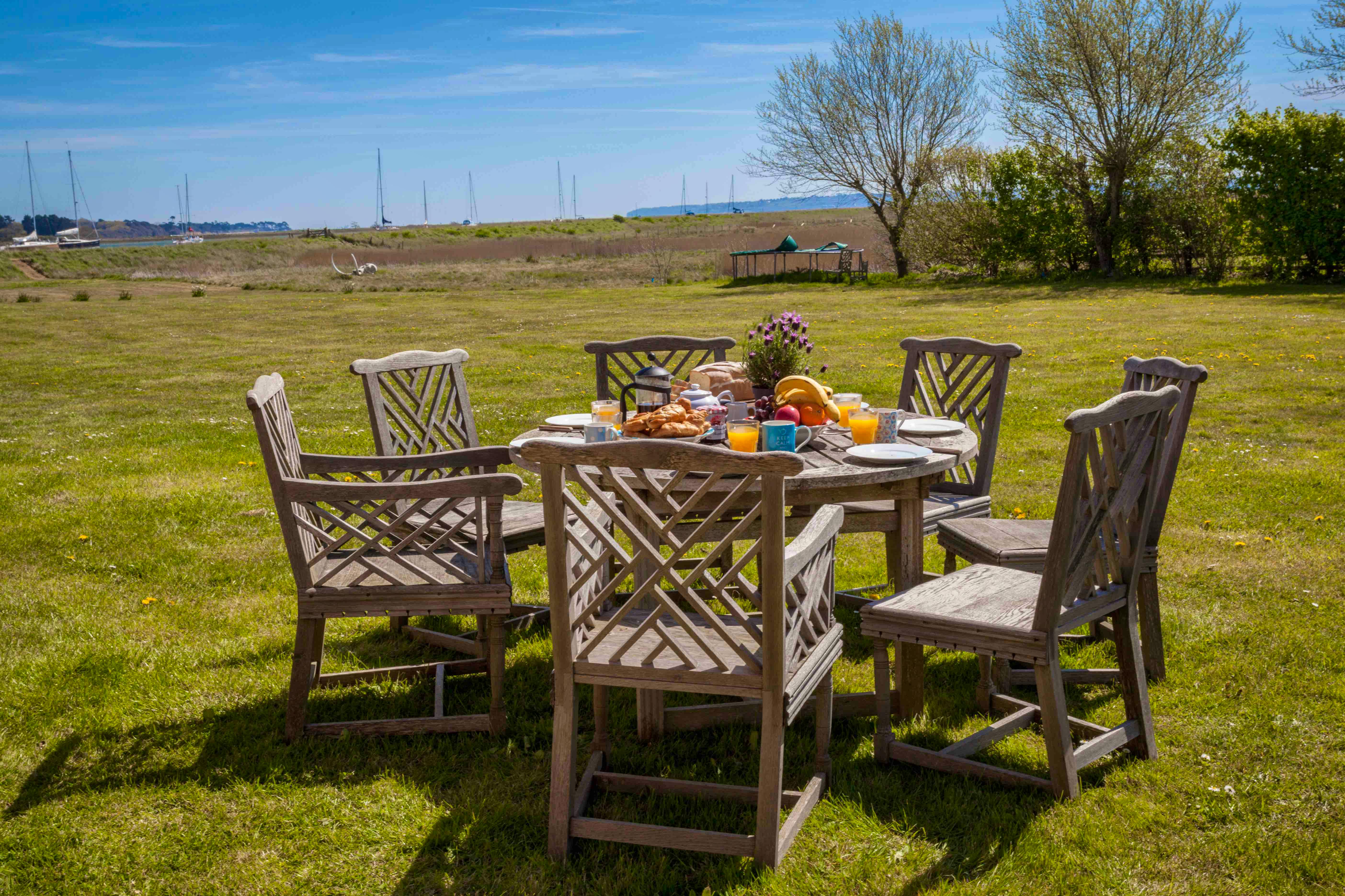 Gins Barn - Stunning New Forest barn conversion with private jetty