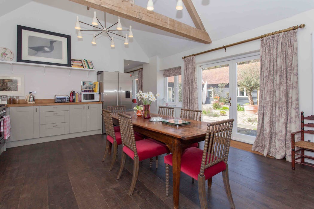 Gins Barn - Stunning New Forest barn conversion with private jetty